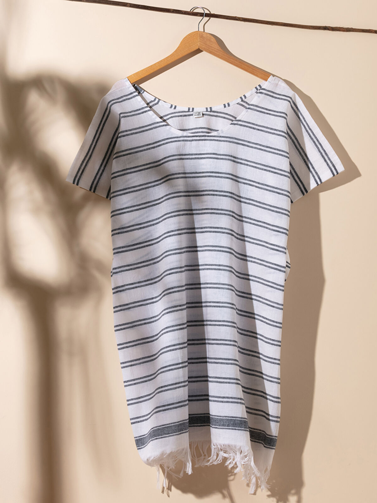 Çizgili Kısa Kollu Püskül Detaylı Kadın Peştamal Bornoz