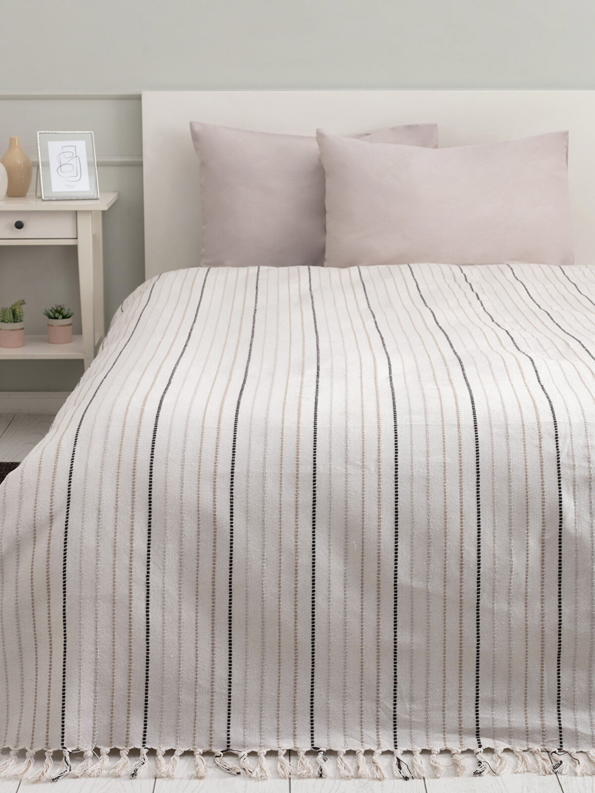 Çift Kişilik Çizgili Püsküllü Pike Ve Yastık Kılıfı