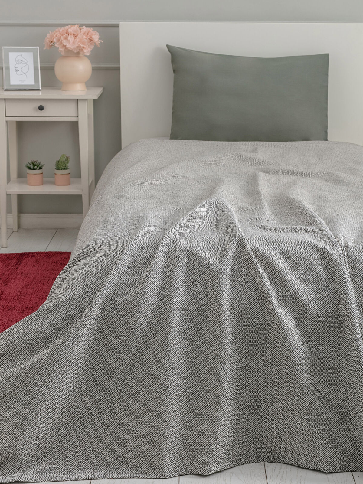 Tek Kişilik Desenli Pike Ve Yastık Kılıfı