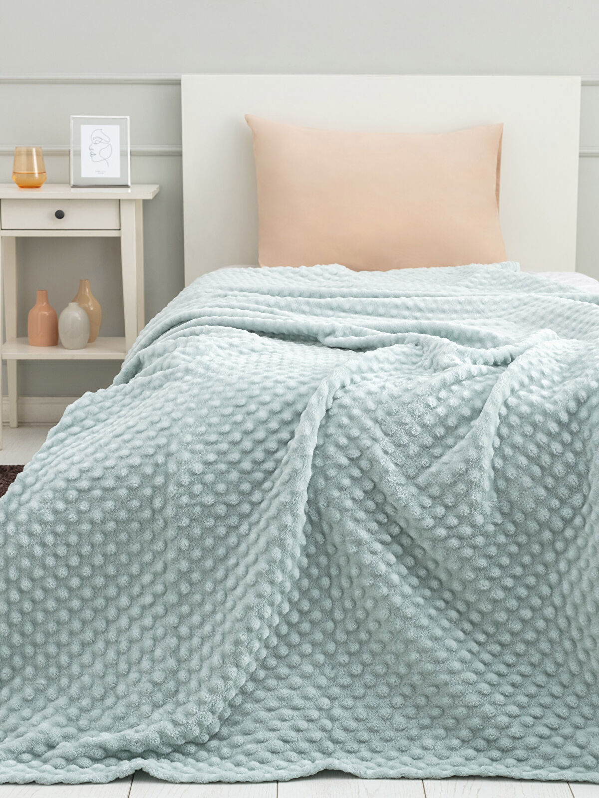 Tek Kişilik Tomurcuk Desenli Yumuşak Dokulu Battaniye 150x220 Cm