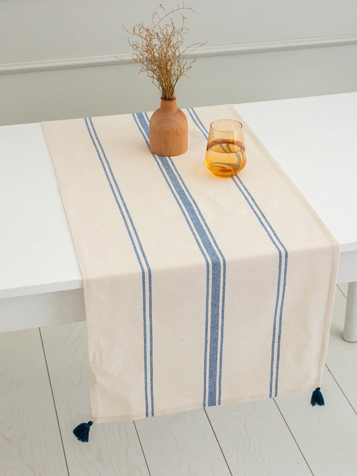 Çizgili Püskül Detaylı Runner 45x150 Cm Çizgili Püskül Detaylı Runner 45x150 Cm