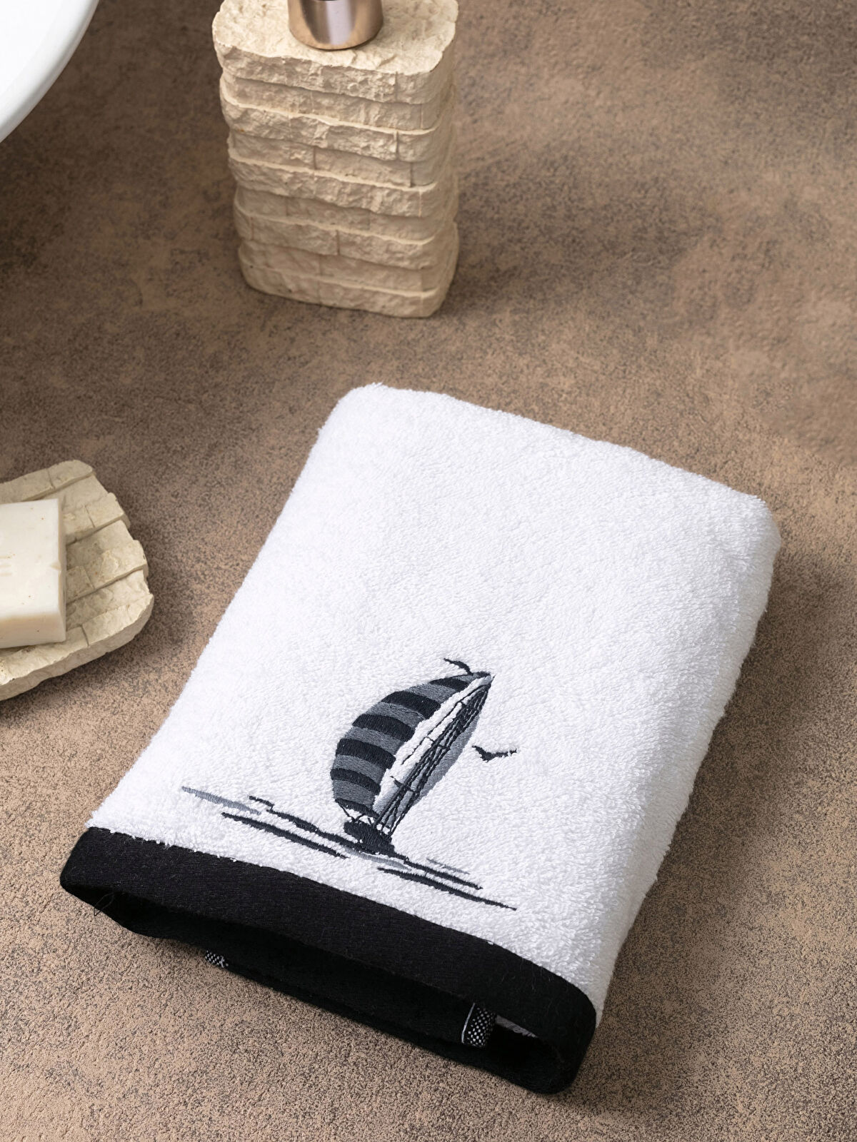 Pamuklu Nakışlı Yüz Havlusu 50x80 Cm