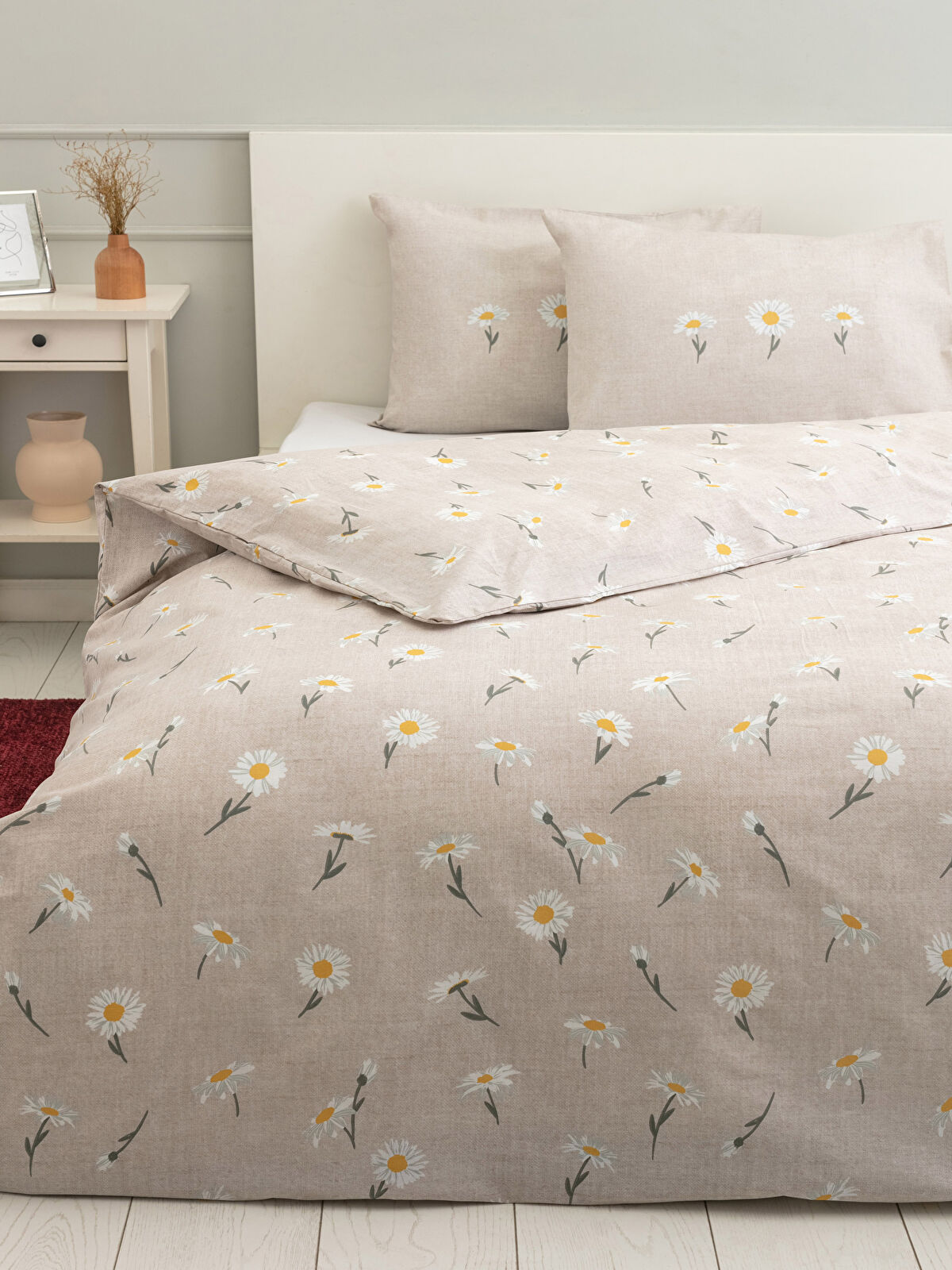 Çift Kişilik Pamuklu Papatya Desenli Nevresim Ve Yastık Kılıfı