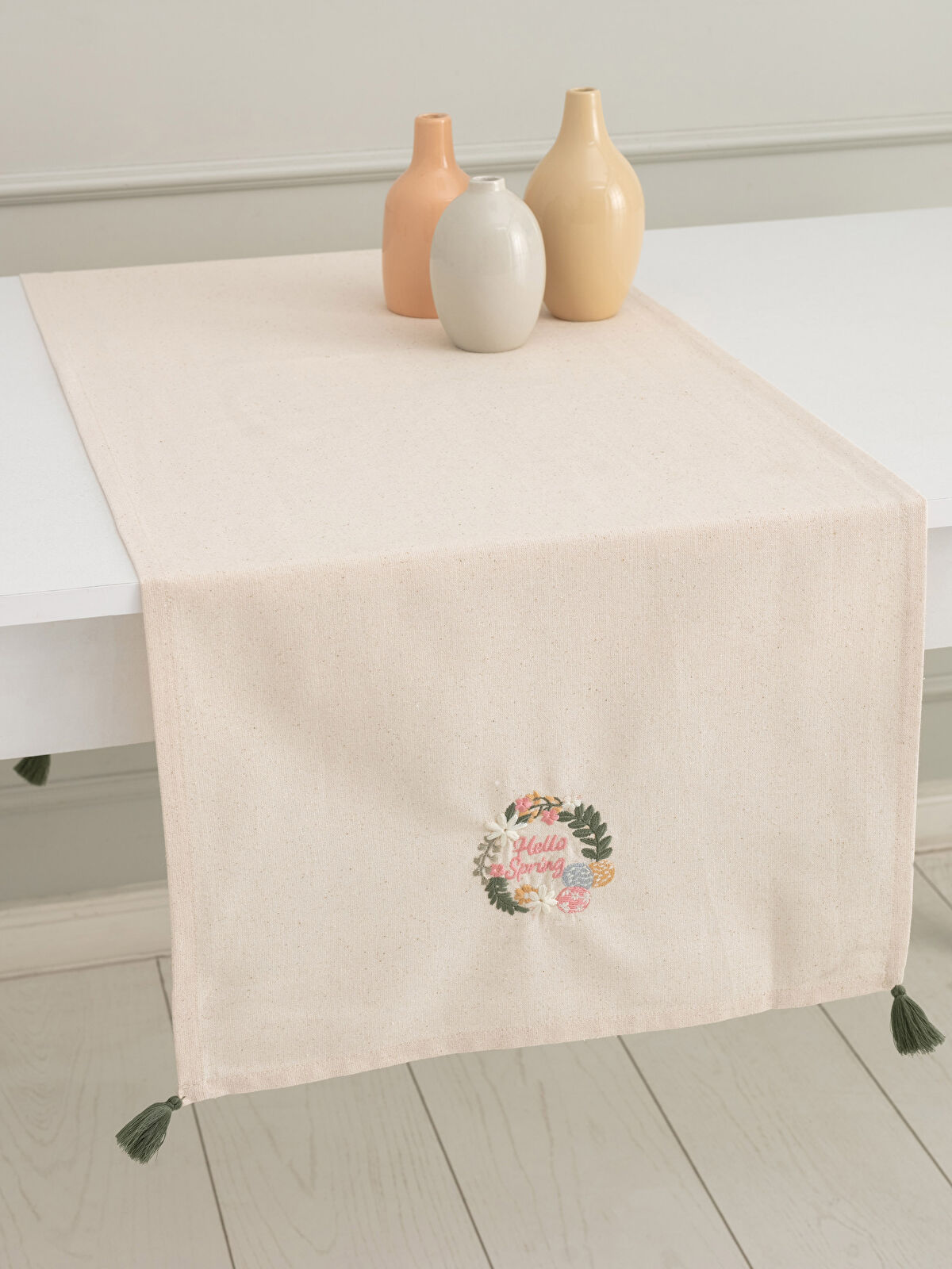 Nakışlı Püskül Detaylı Runner 45x150 Cm Nakışlı Püskül Detaylı Runner 45x150 Cm