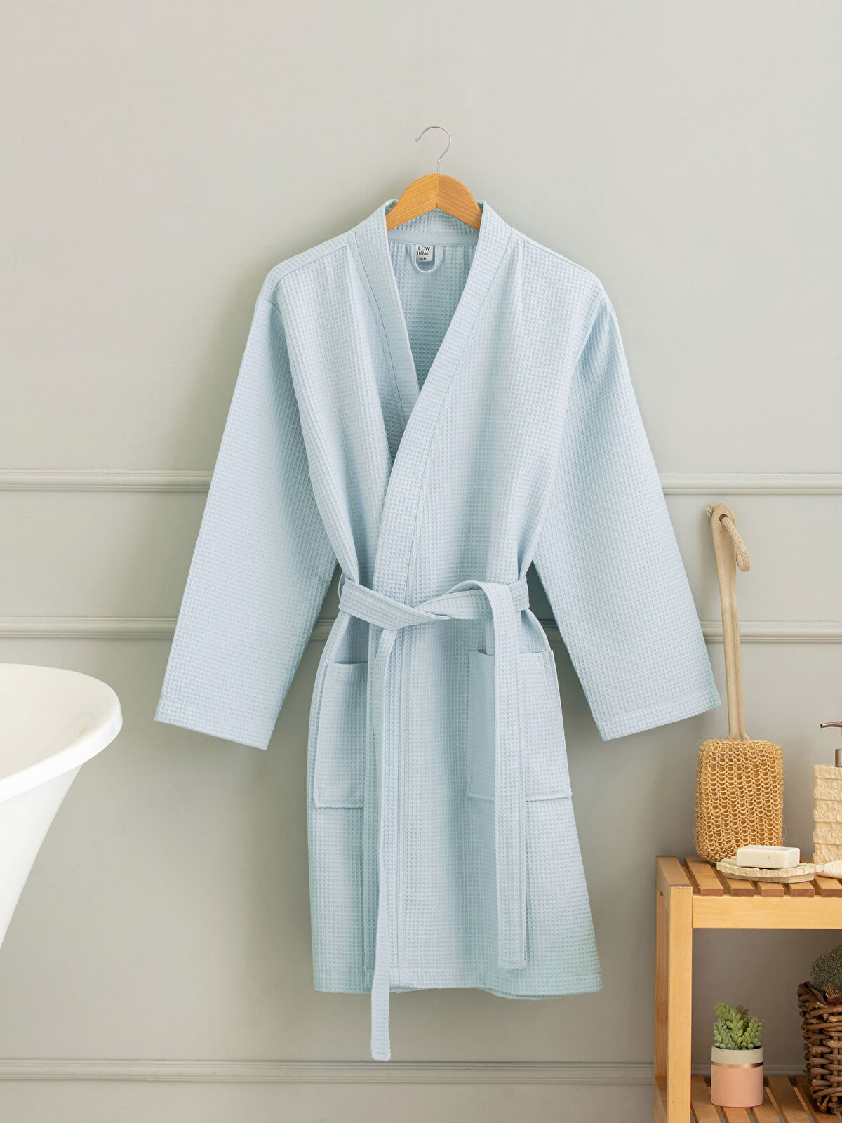 Düz Uzun V Yaka Kadın Bornoz