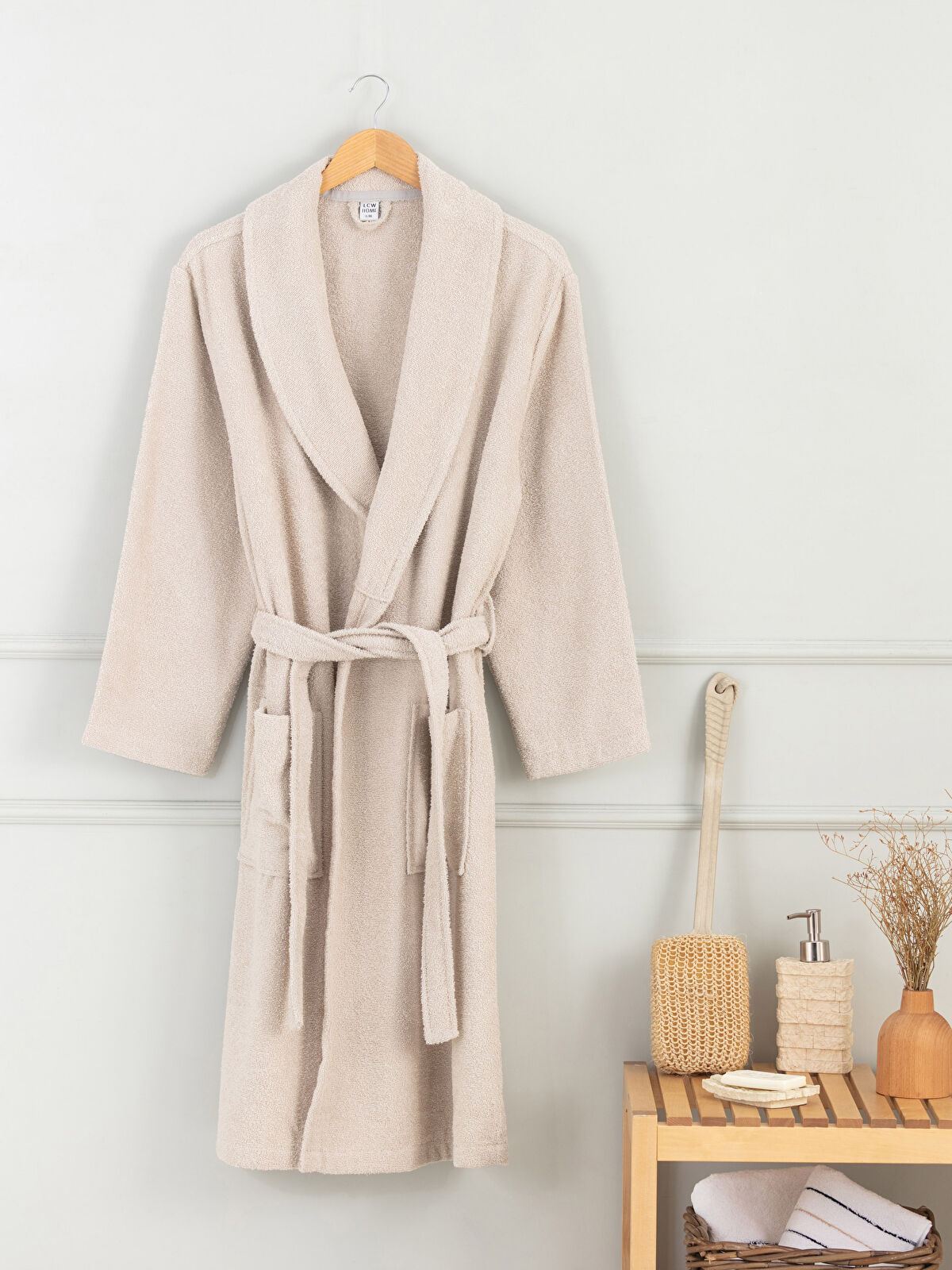 Düz V Yaka Uzun Kadın Bornoz