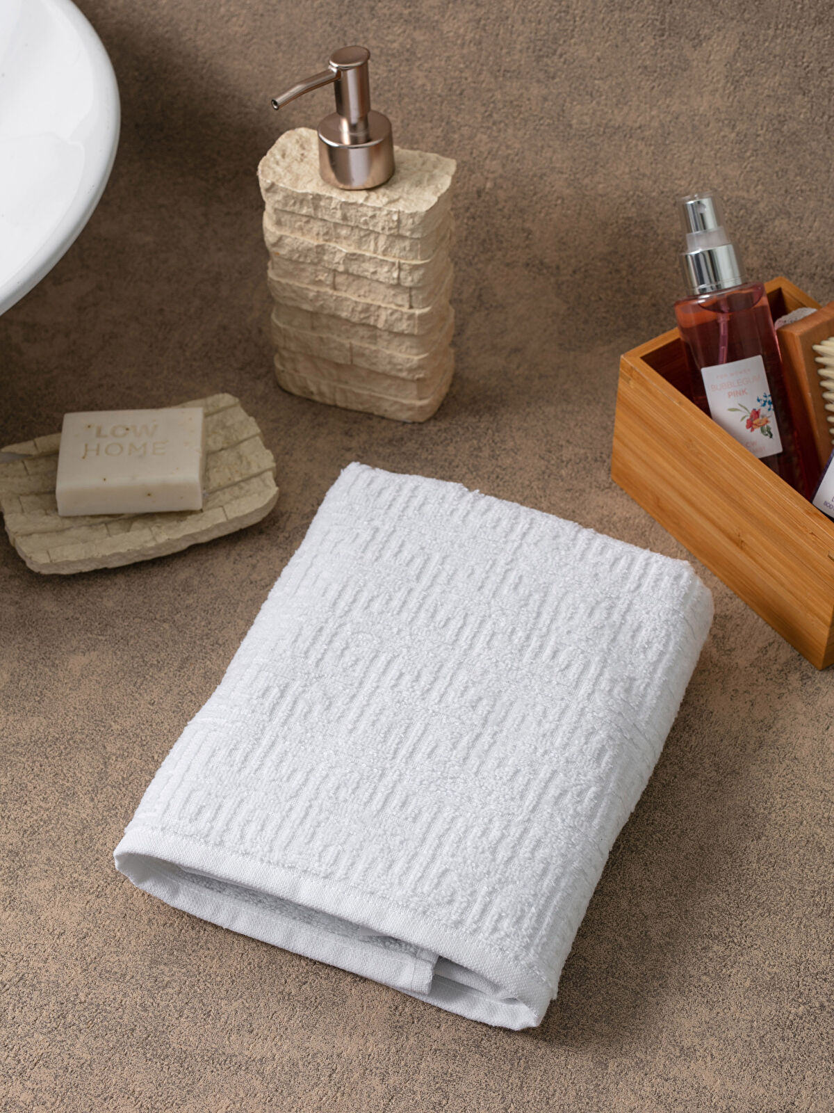 Kendinden Desenli Kadife Yüz Havlusu 50x80 Cm