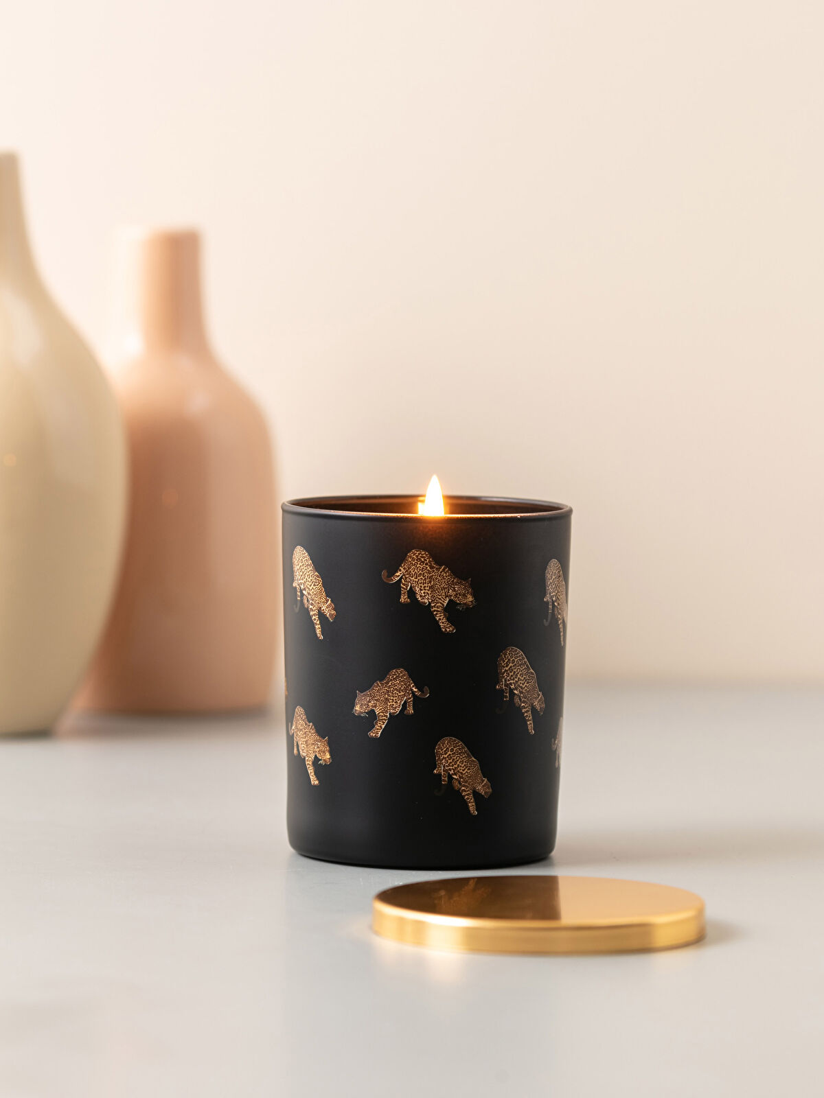 Kaplan Baskılı Vanilya Kokulu Dekoratif Mum 190 Gr