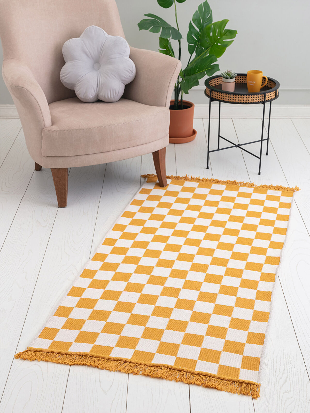 Dama Desenli Saçaklı Halı 80x150 Cm Dama Desenli Saçaklı Halı 80x150 Cm