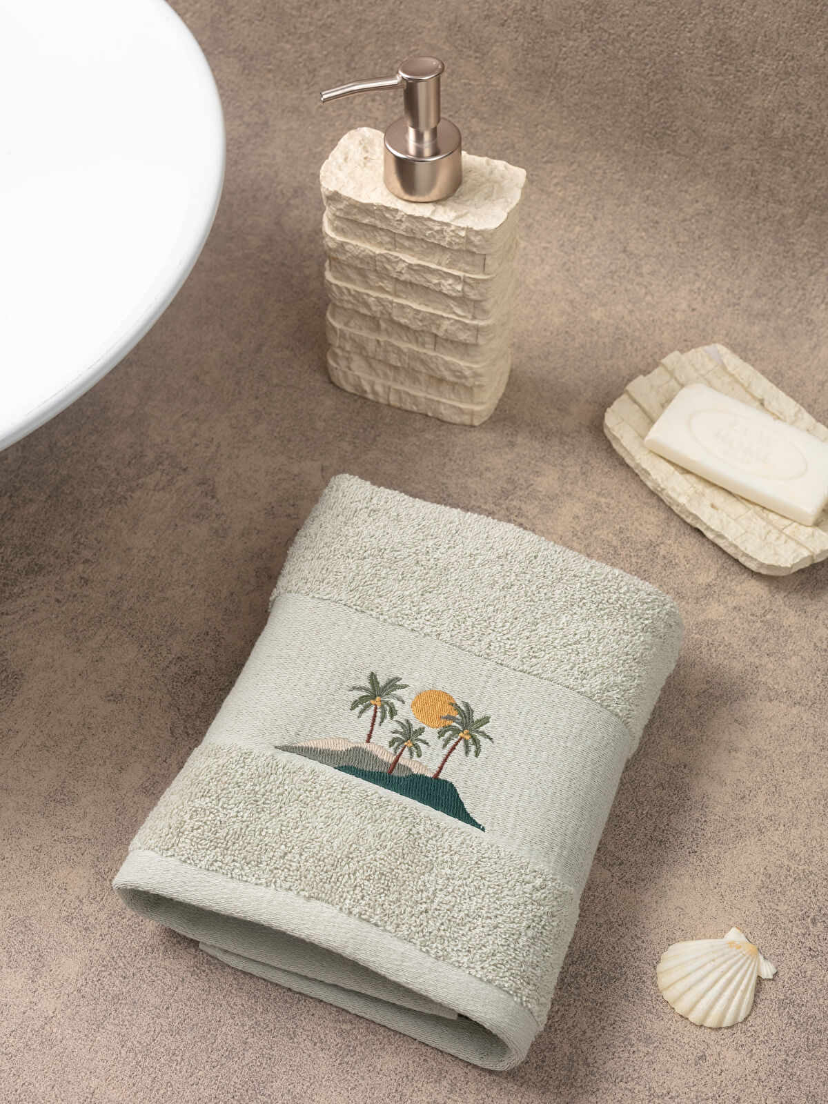 Pamuklu Nakış Detaylı Yüz Havlusu 50x80 Cm