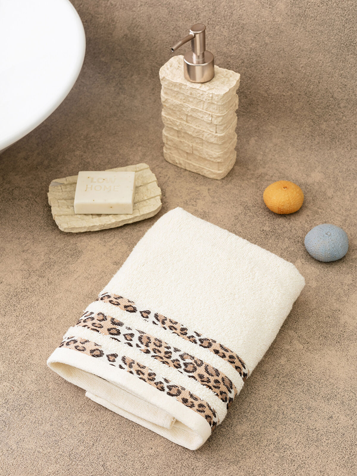 Pamuklu Nakışlı Yüz Havlusu 50x80 Cm