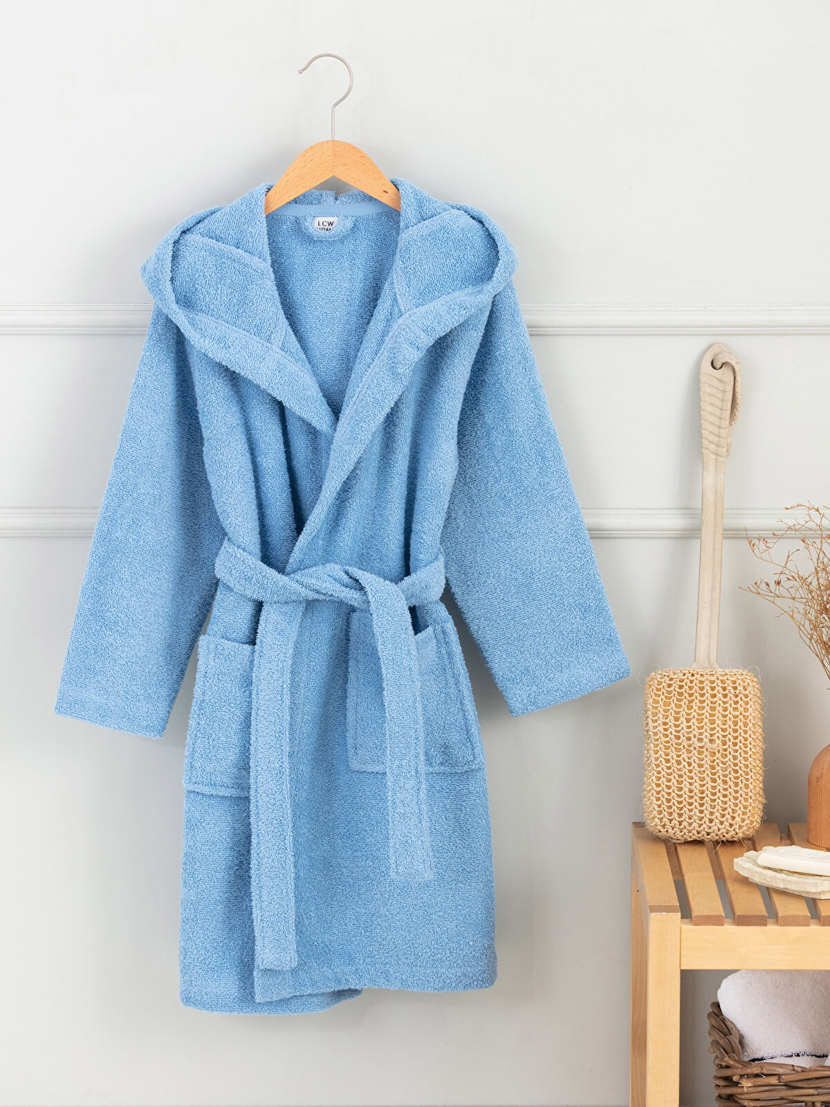 3D Aplike Detaylı Uzun Kapüşonlu Erkek Çocuk Bornoz