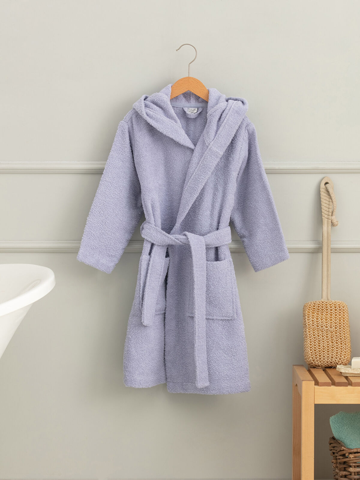 Nakışlı Uzun Kapüşonlu Kız Çocuk Bornoz