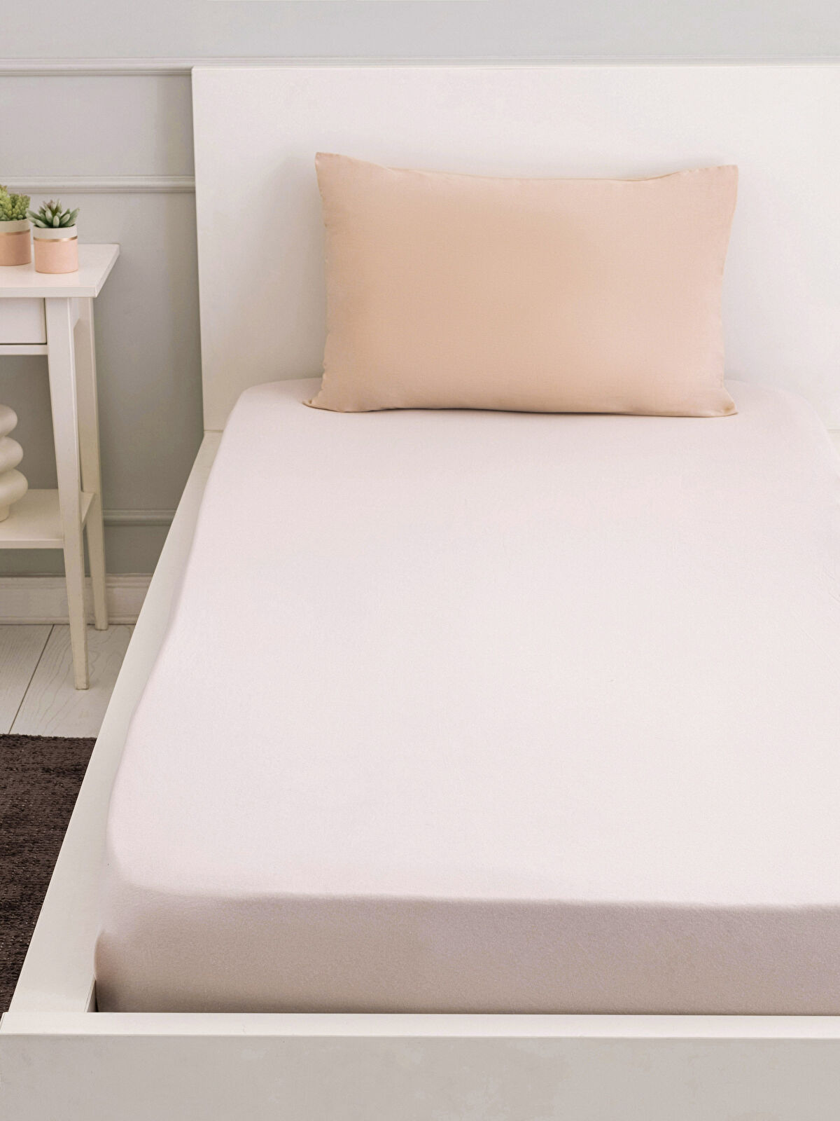 Tek Kişilik Pamuklu Düz Lastikli Çarşaf 100x200x30 Cm