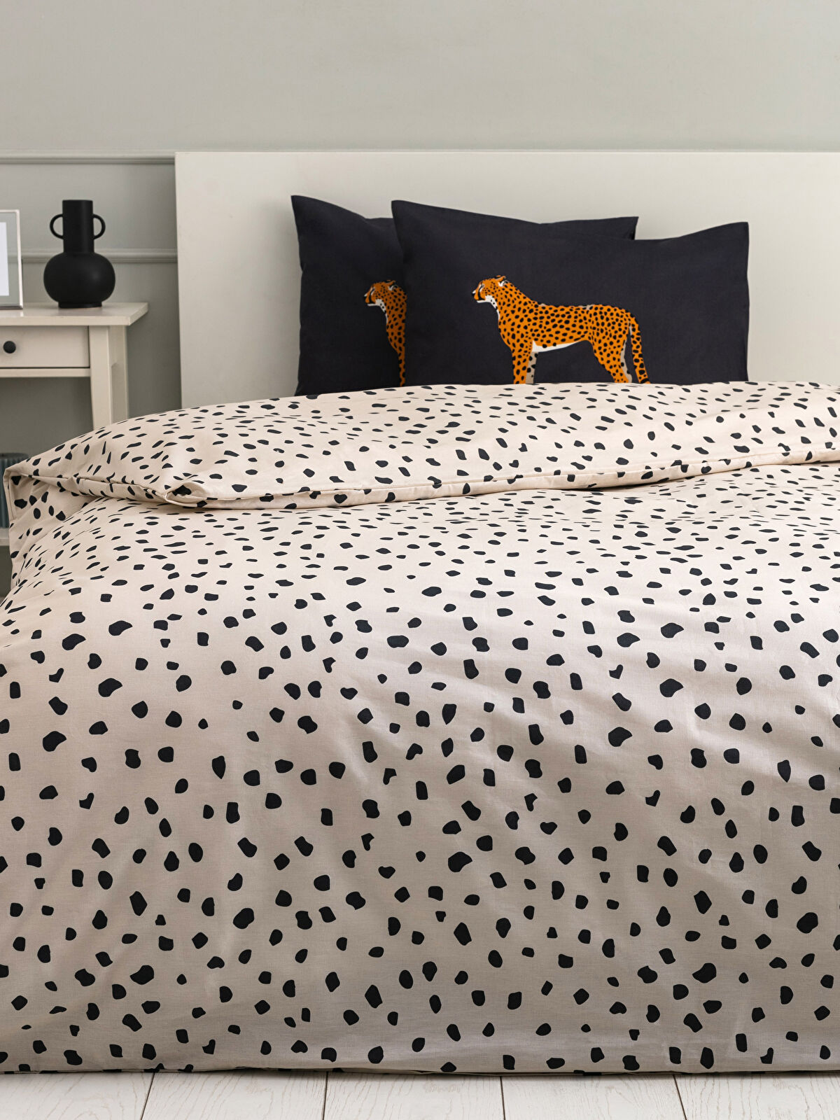 Çift Kişilik Pamuklu Desenli Nevresim Ve Yastık Kılıfı