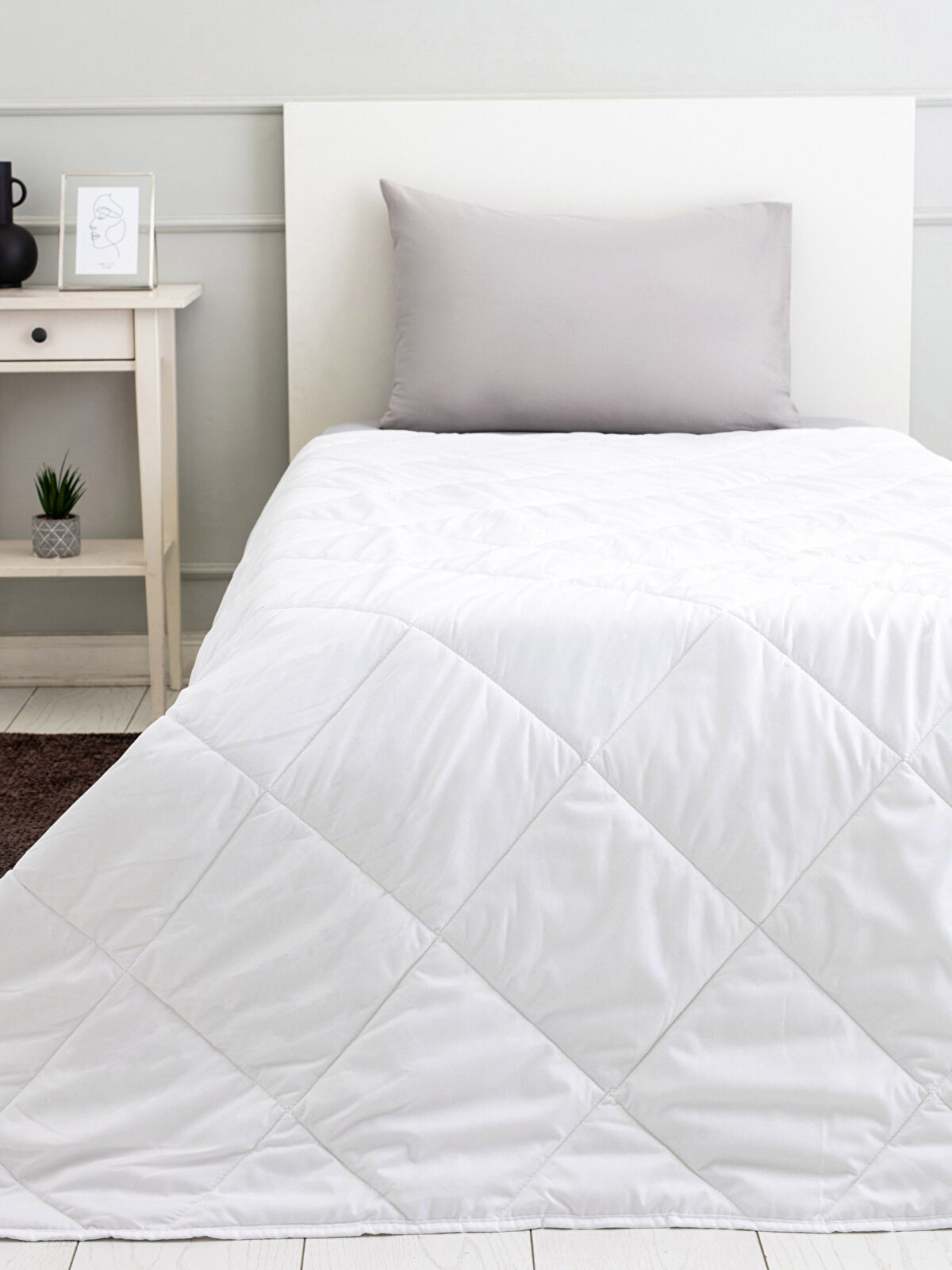 Tek Kişilik Mikrofiber Yorgan 155x215 Cm Tek Kişilik Mikrofiber Yorgan 155x215 Cm