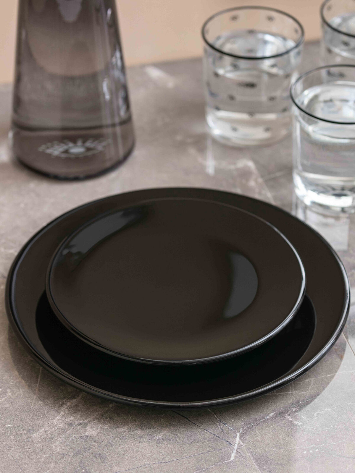 Düz Seramik Sunum Tabağı 24 Cm Düz Seramik Sunum Tabağı 24 Cm