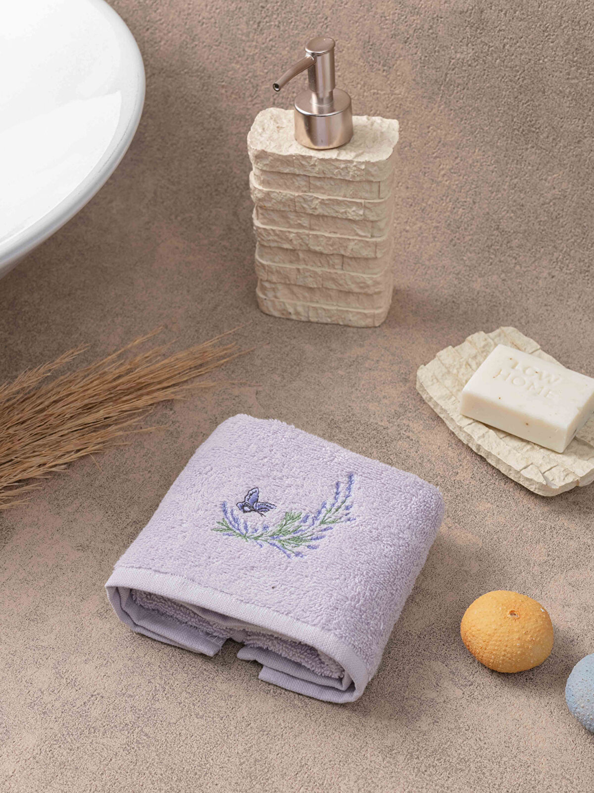 Pamuklu Lavanta Nakışlı El Havlusu 30x50 Cm