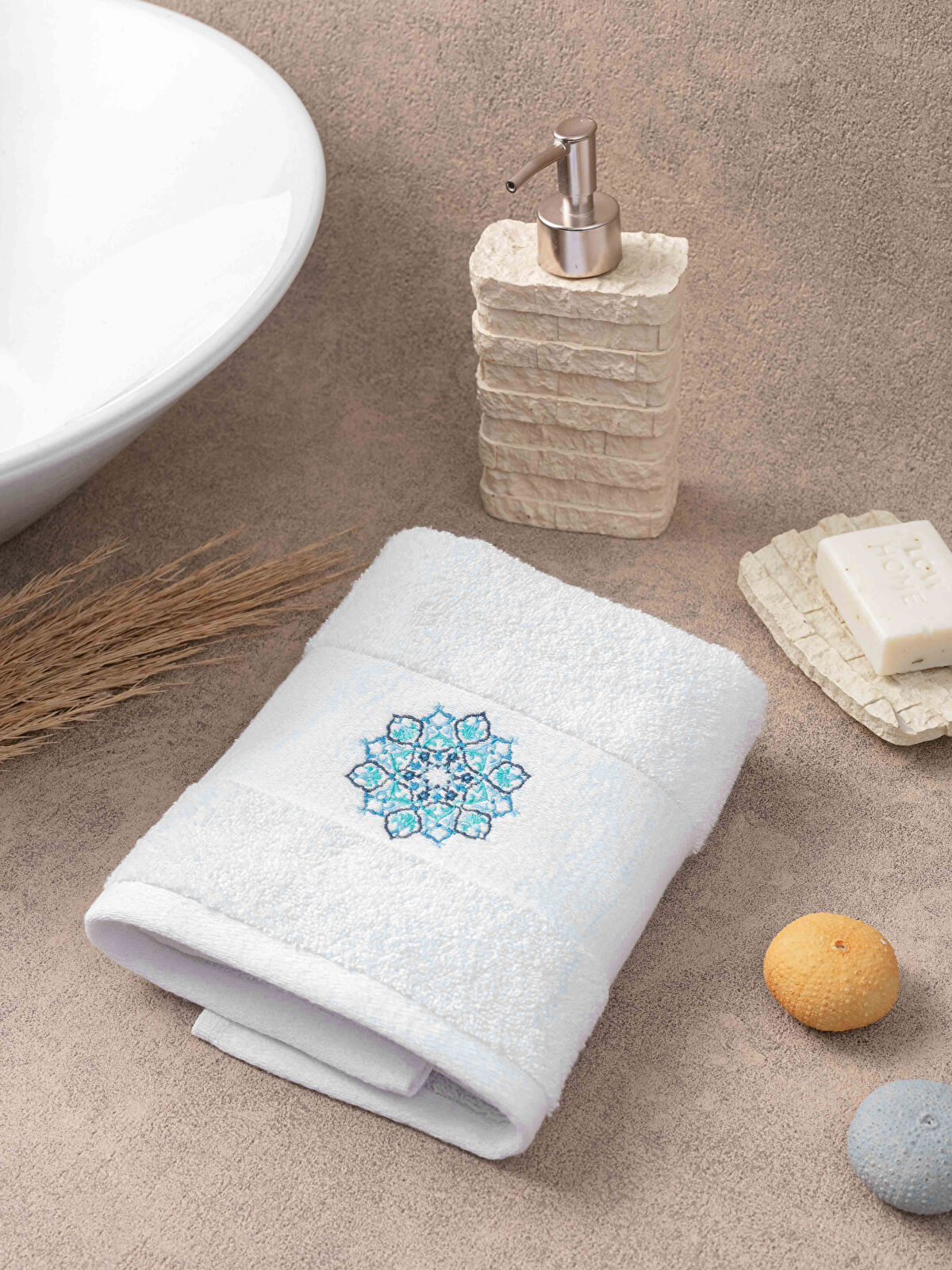 Pamuklu Nakışlı Yüz Havlusu 50x80 Cm