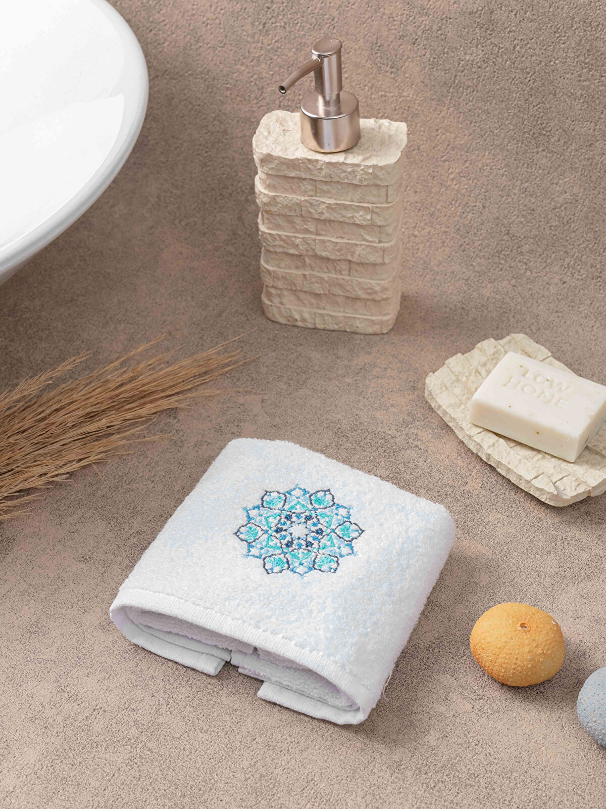 Pamuklu Nakışlı El Havlusu 30x50 Cm