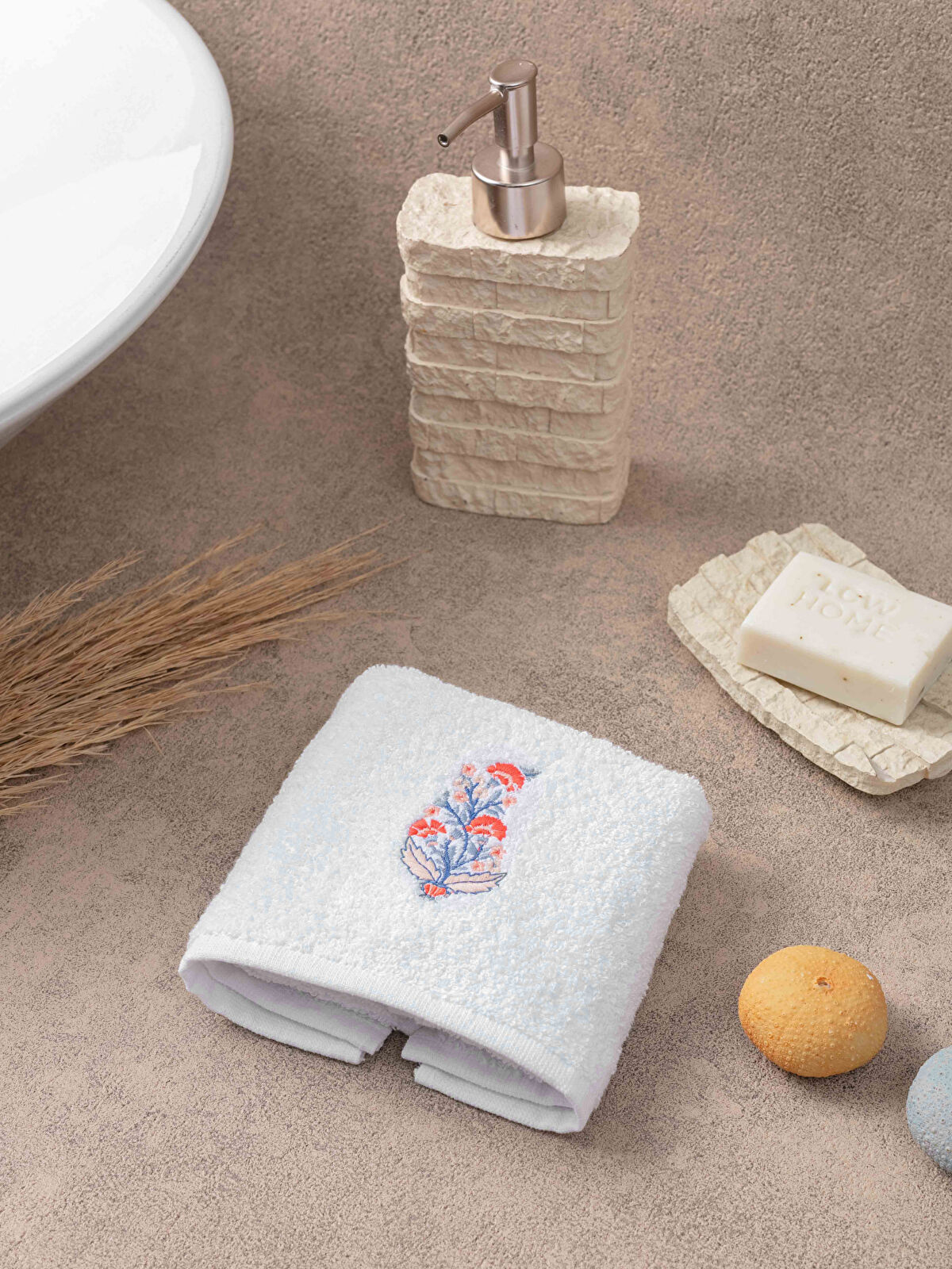 Pamuklu Nakışlı El Havlusu 30x50 Cm