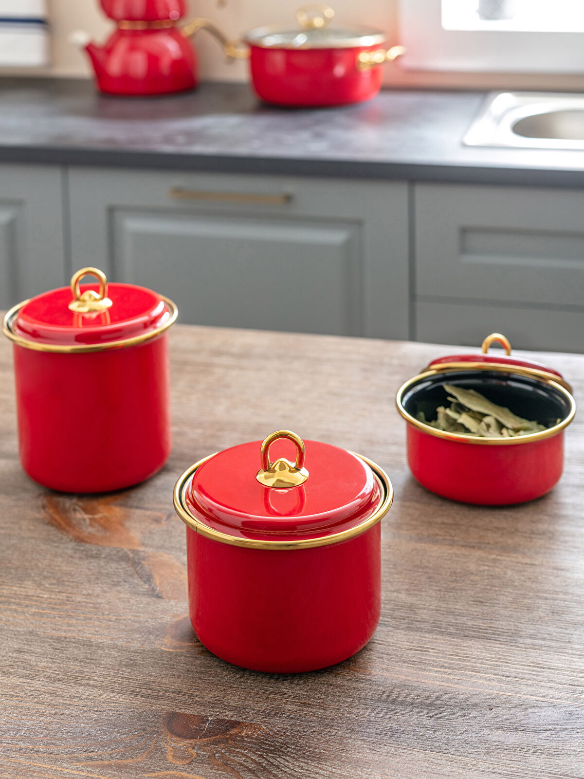 Kapaklı Emaye Saklama Kabı 11x9 Cm