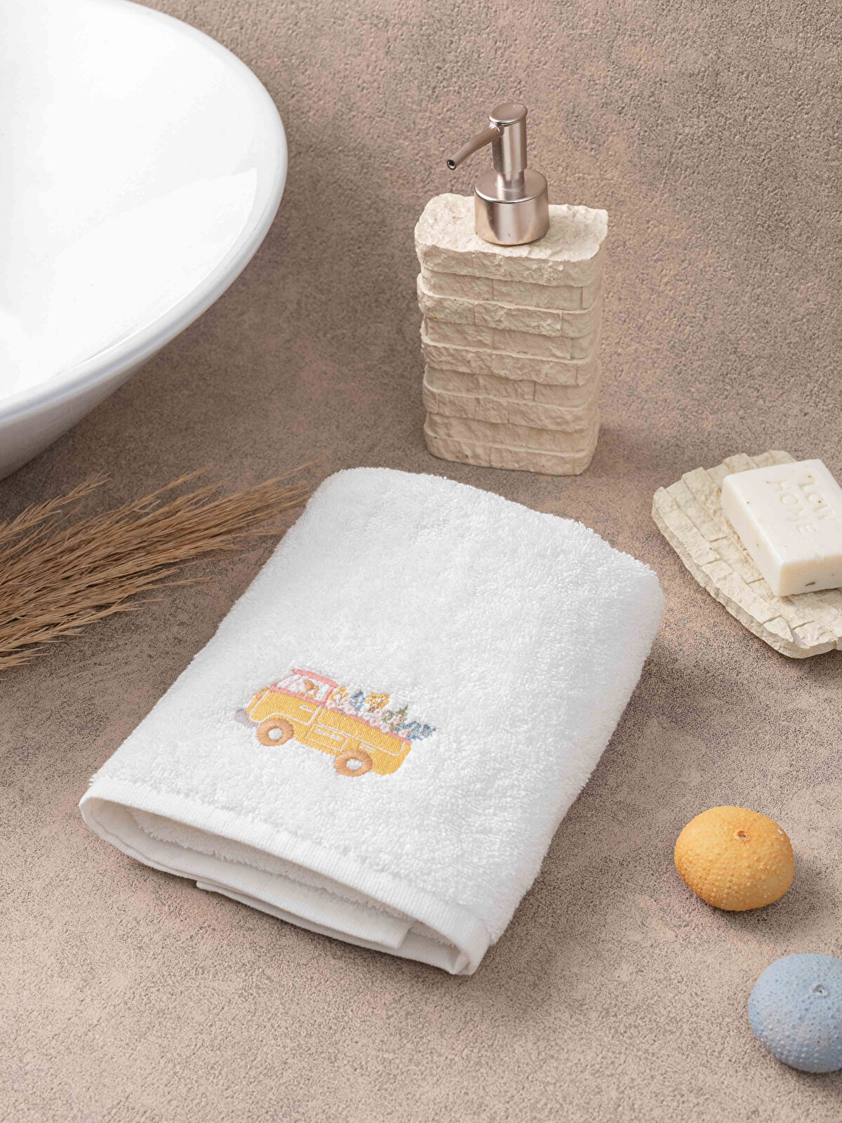 Pamuklu Nakışlı Yüz Havlusu 50x80 Cm