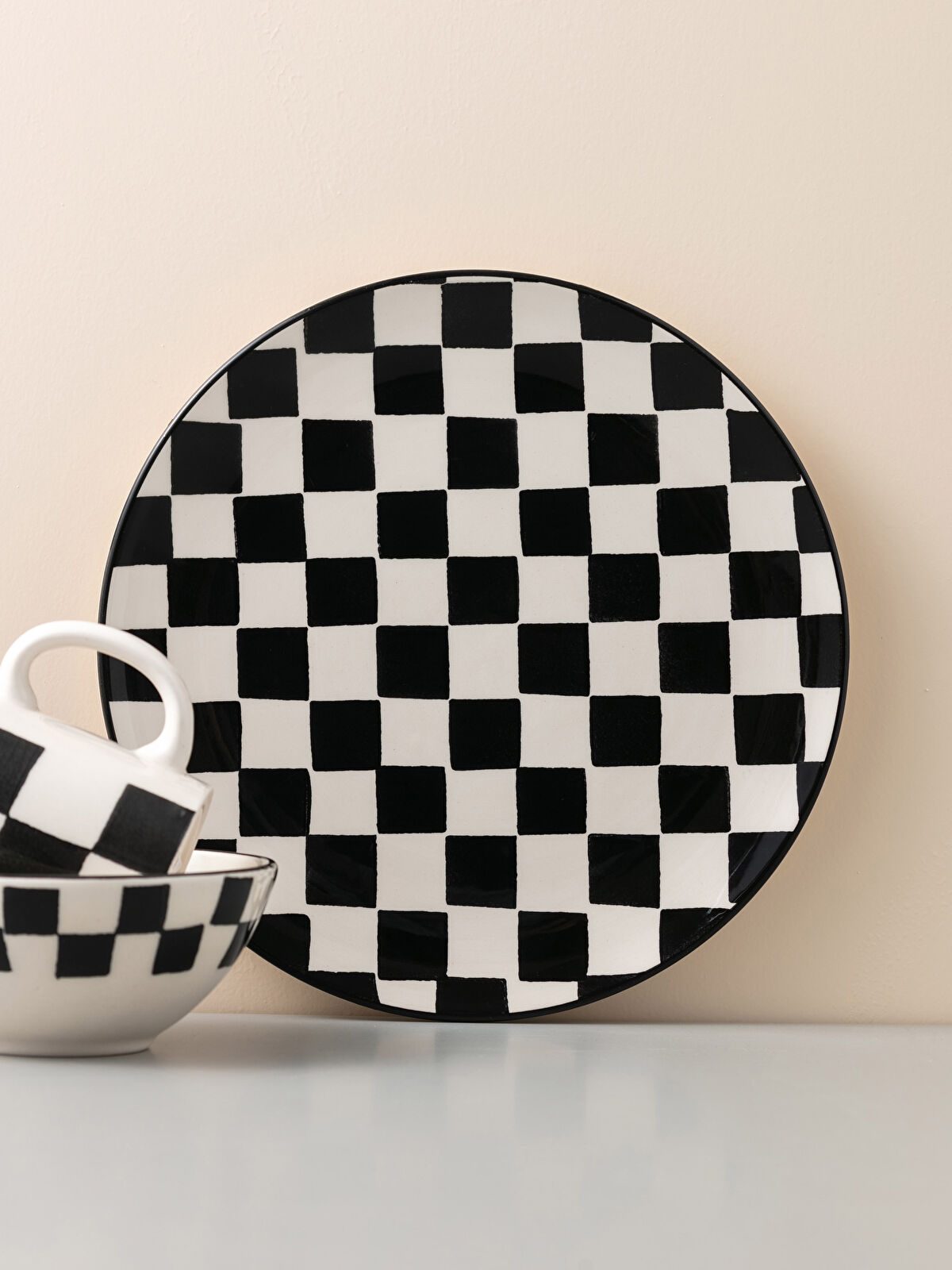 Dama Desenli Seramik Tabak 26 Cm