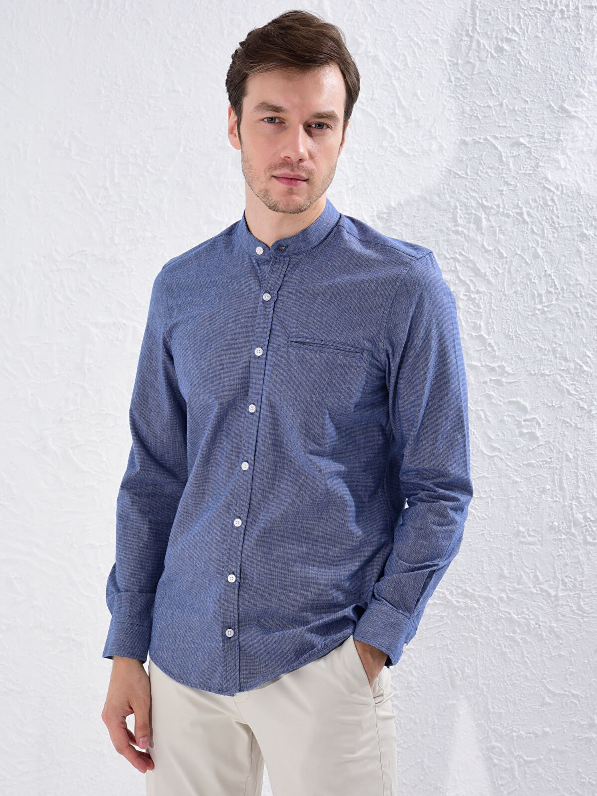 Slim Fit Hakim Yaka Armürlü Uzun Kollu Gömlek