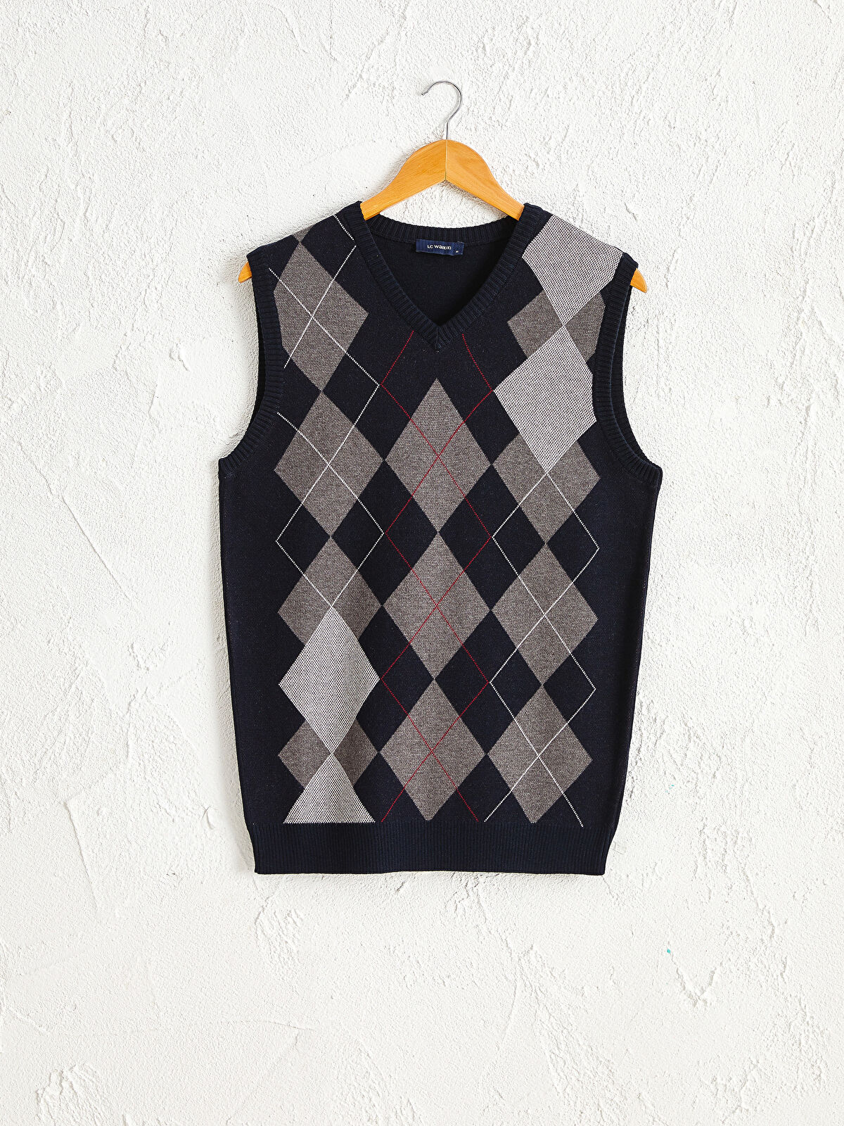 V Yaka Baklava Desenli İnce Triko Süveter