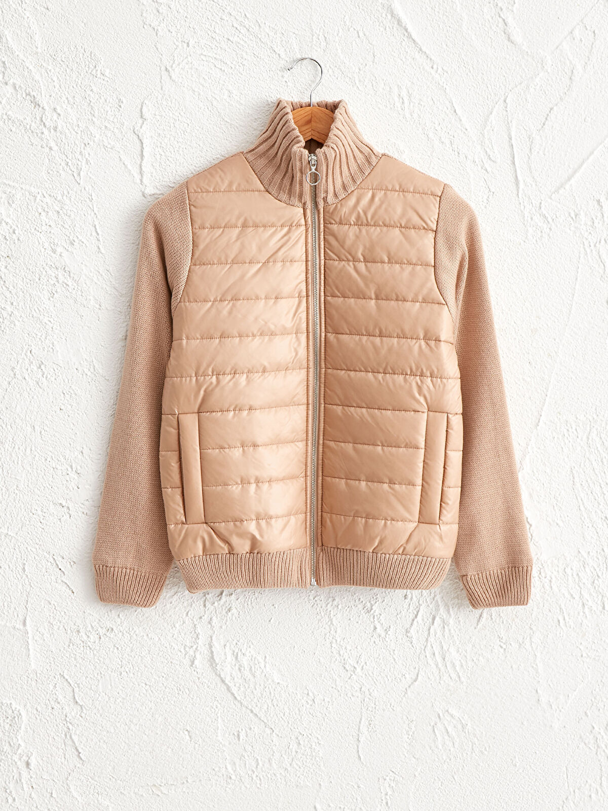 Dik Yaka Kapitone Detaylı Triko Hırka