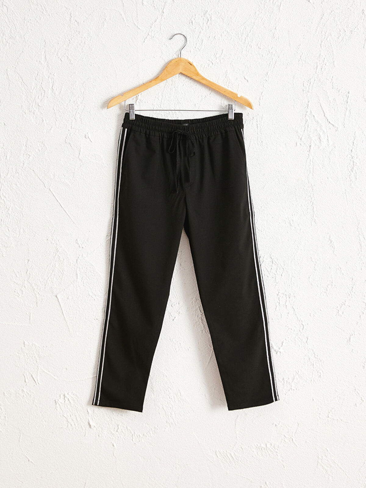 Beli Lastikli Şerit Detaylı Bilek Boy Havuç Pantolon Beli Lastikli Şerit Detaylı Bilek Boy Havuç Pantolon