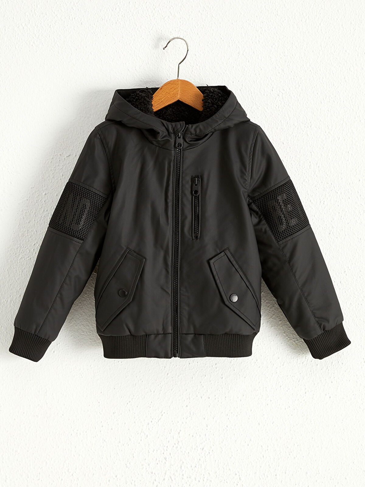 Kapüşonlu Deri Görünümlü Erkek Çocuk Ceket