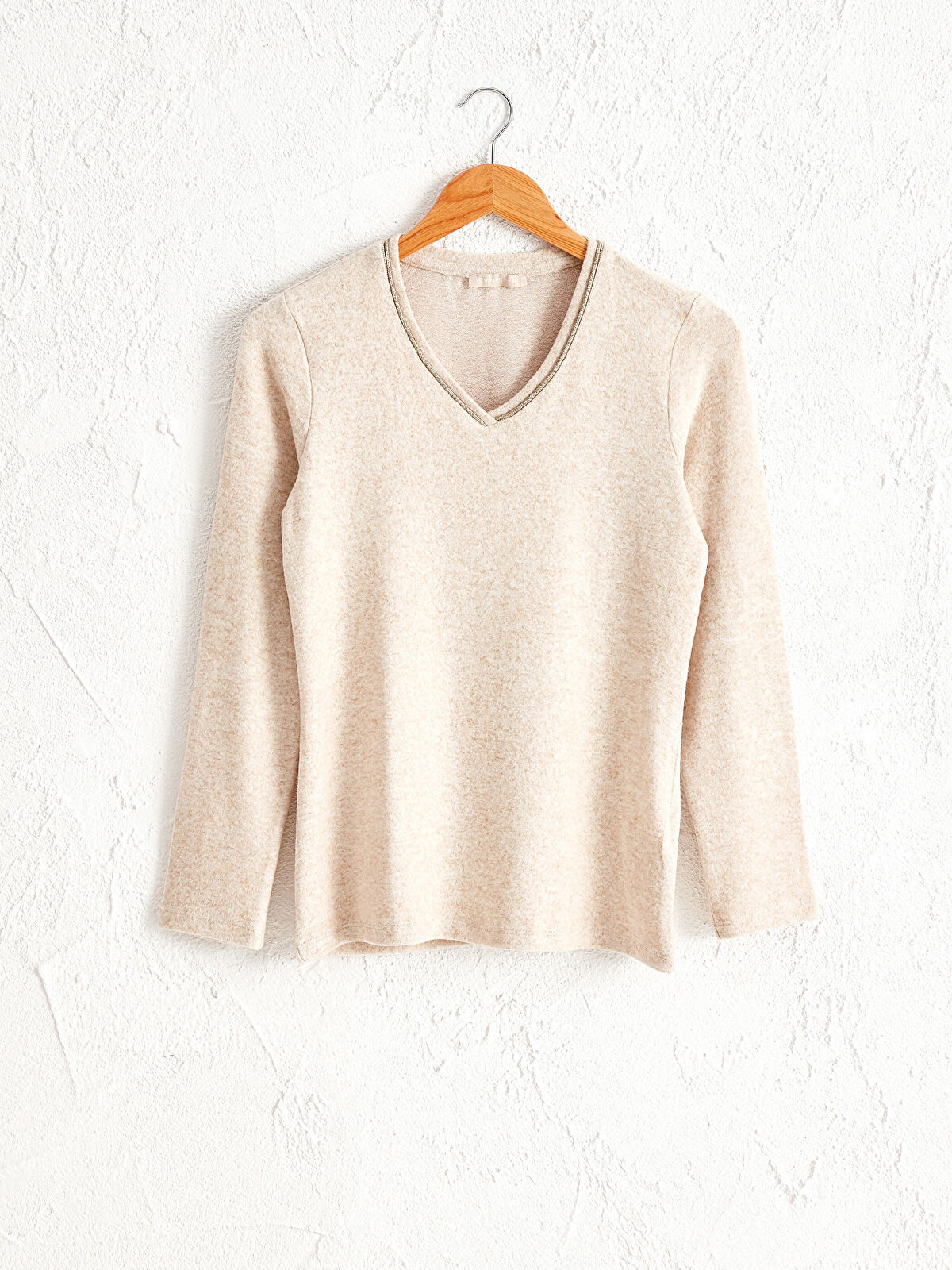 LCW BASIC V Yaka Şerit Detaylı Uzun Kollu Kadın Tişört