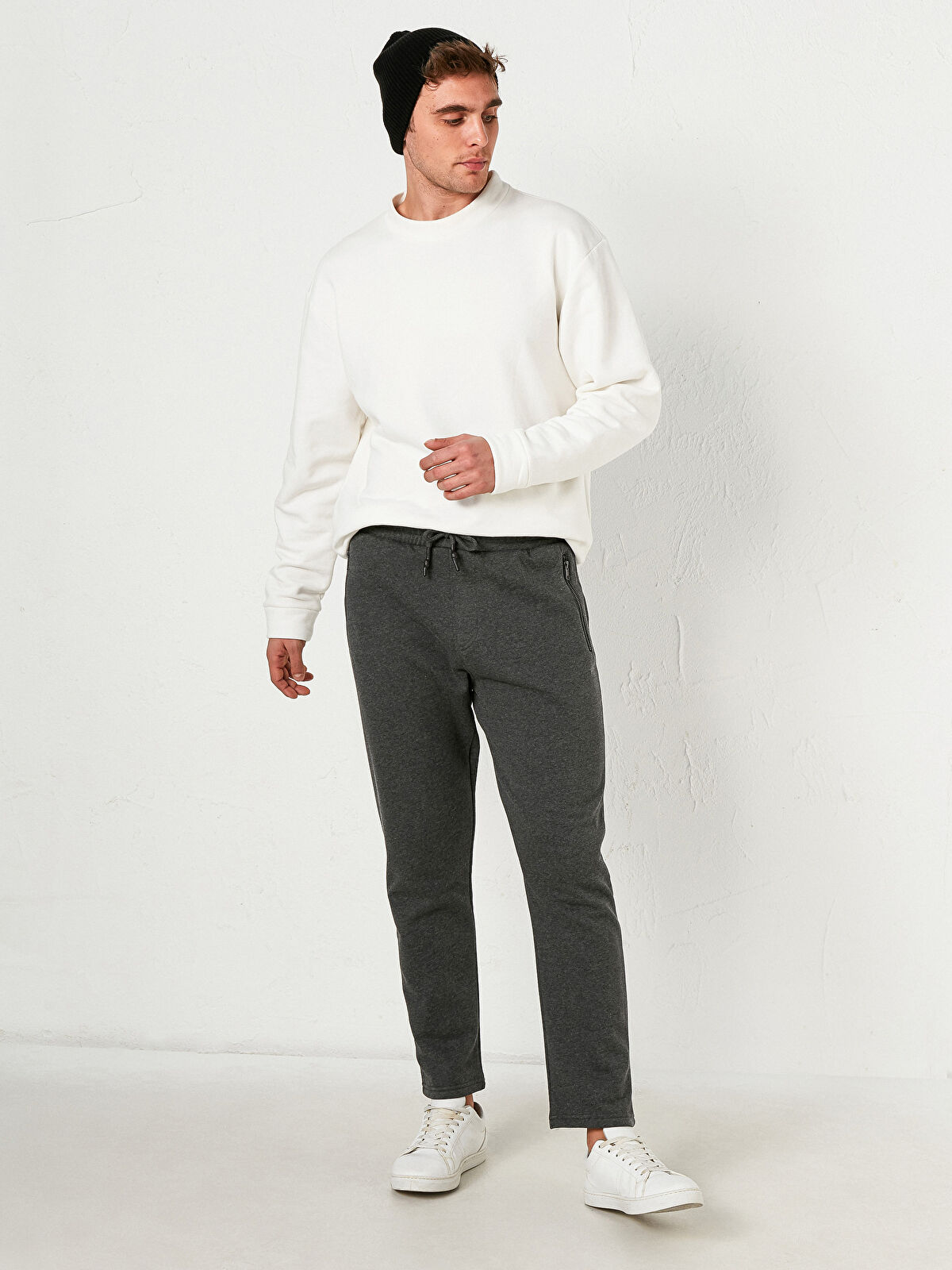 Slim Fit Kalın Eşofman Altı Slim Fit Kalın Eşofman Altı