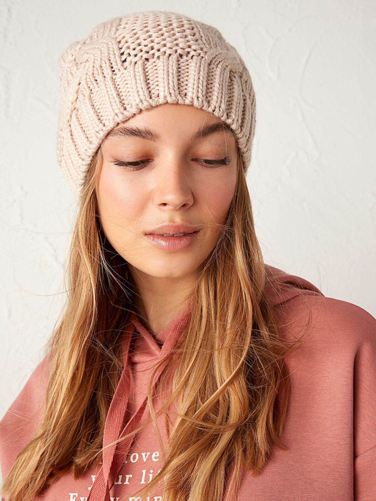 Kadın Örgü Desenli Triko Bere