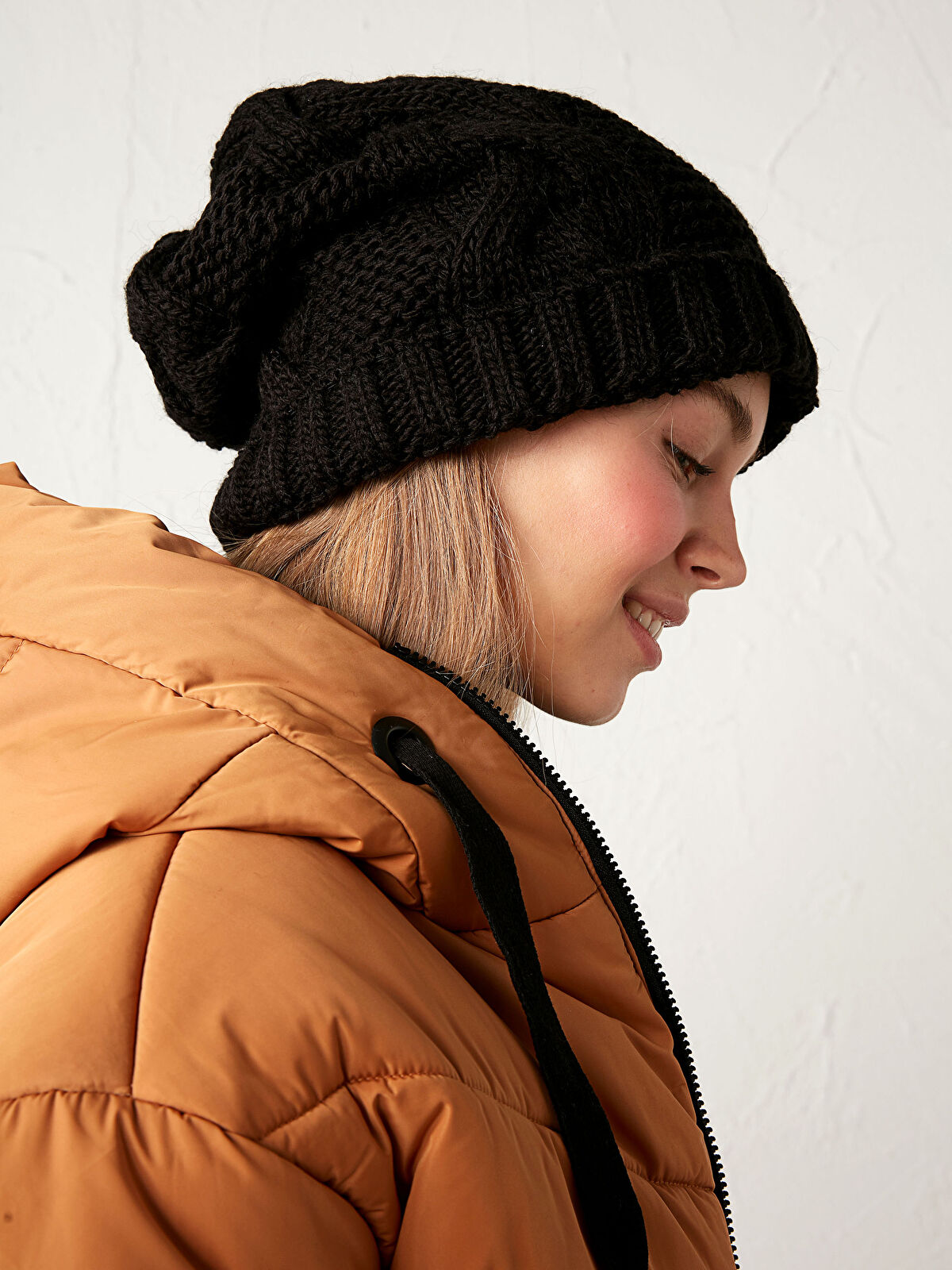 Kadın Örgü Desenli Triko Bere