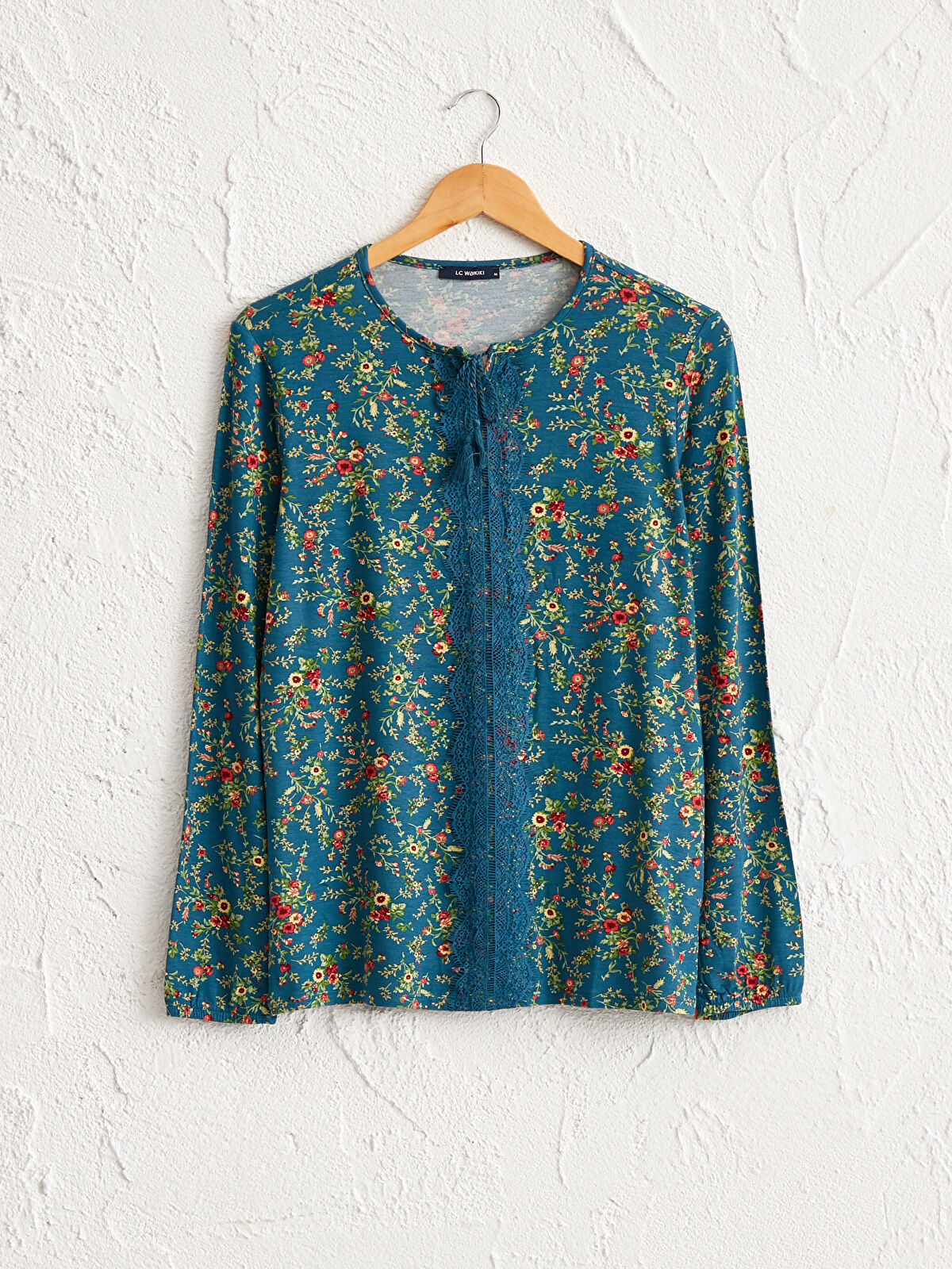 Dantel Detaylı Desenli Viskon Tişört