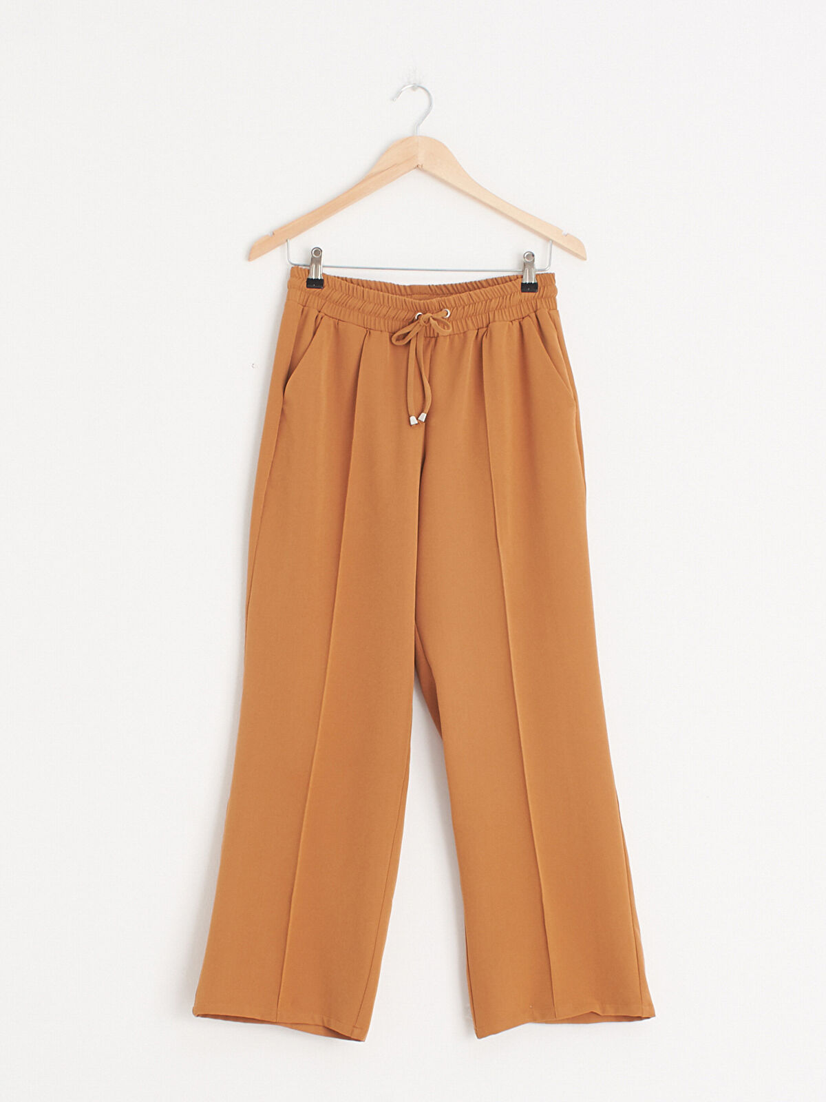 Dokulu Kumaştan Beli Lastikli Pantolon