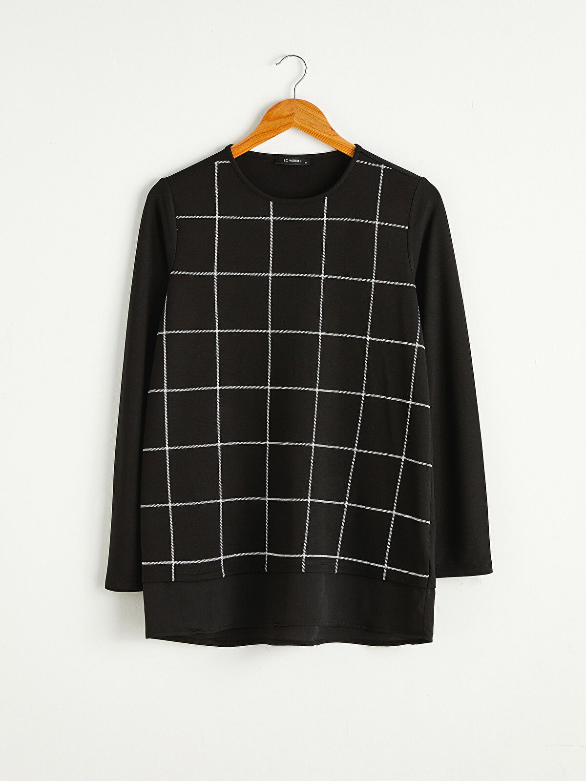 LCW GRACE Bisiklet Yaka Kareli Uzun Kollu Kadın Tişört LCW GRACE Bisiklet Yaka Kareli Uzun Kollu Kadın Tişört