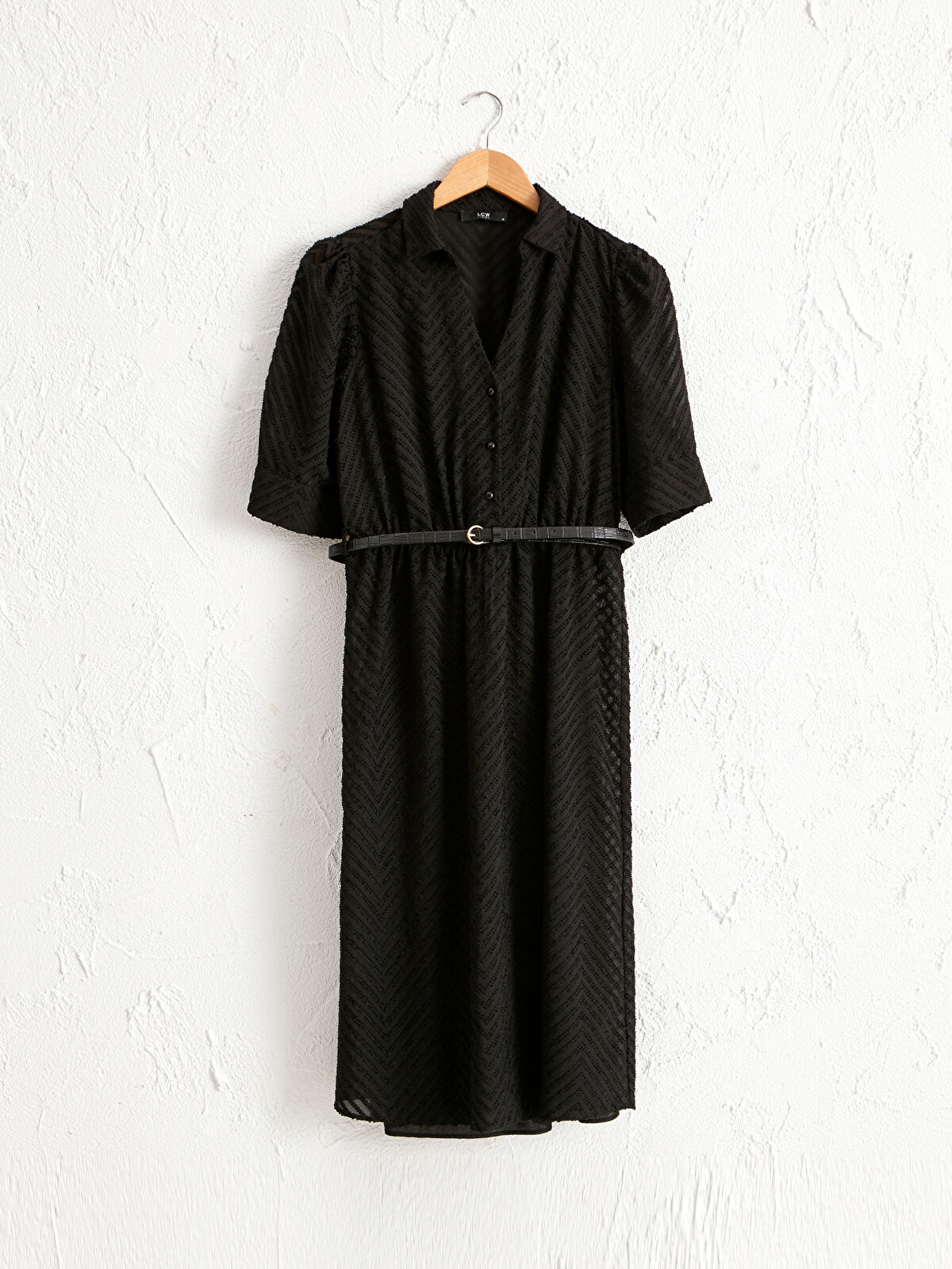 Dokulu Kumaştan Kemerli Gömlek Elbise