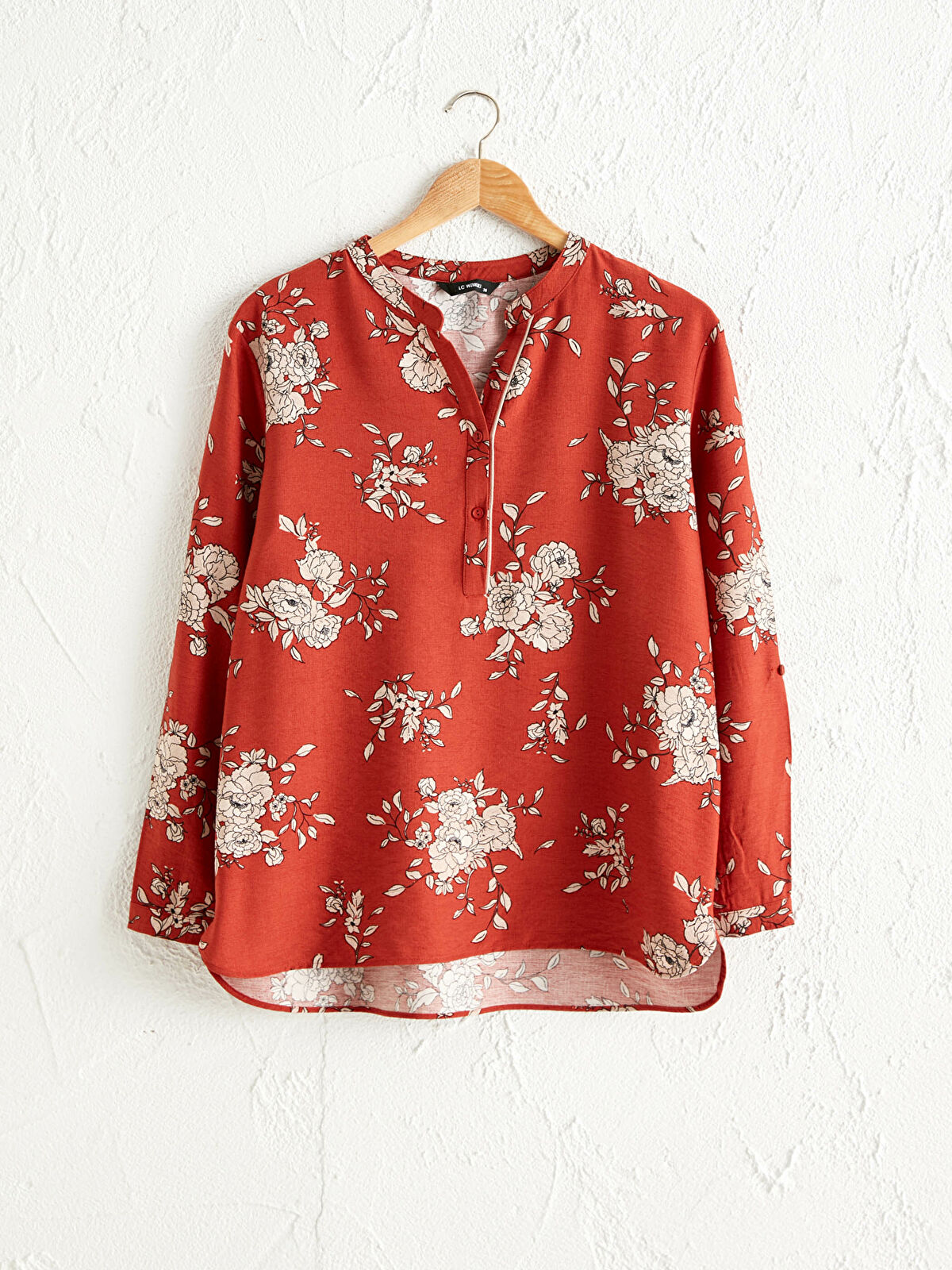 Dokulu Kumaştan Desenli Bluz