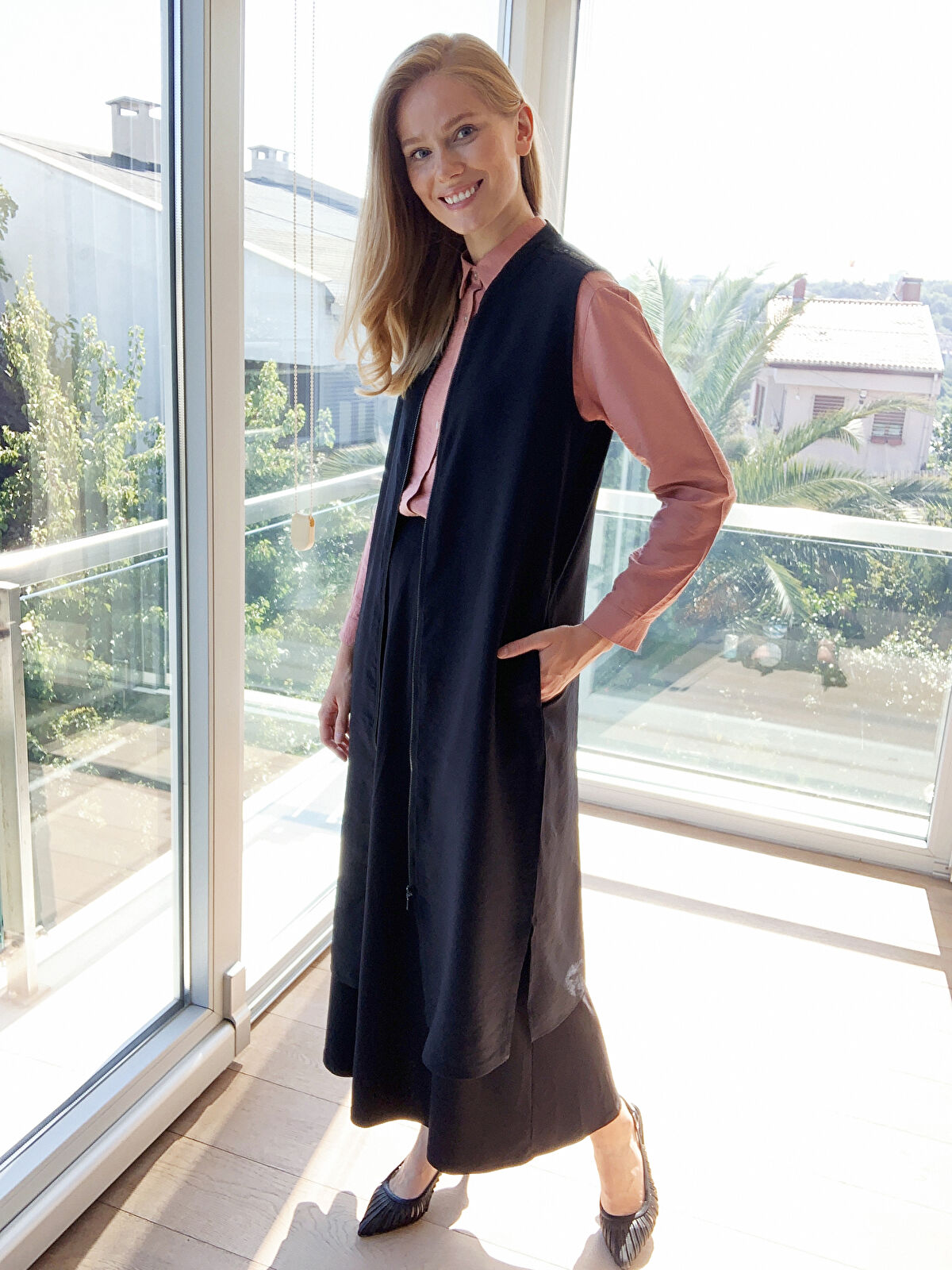 Dokulu Kumaştan Fermuarlı Yelek