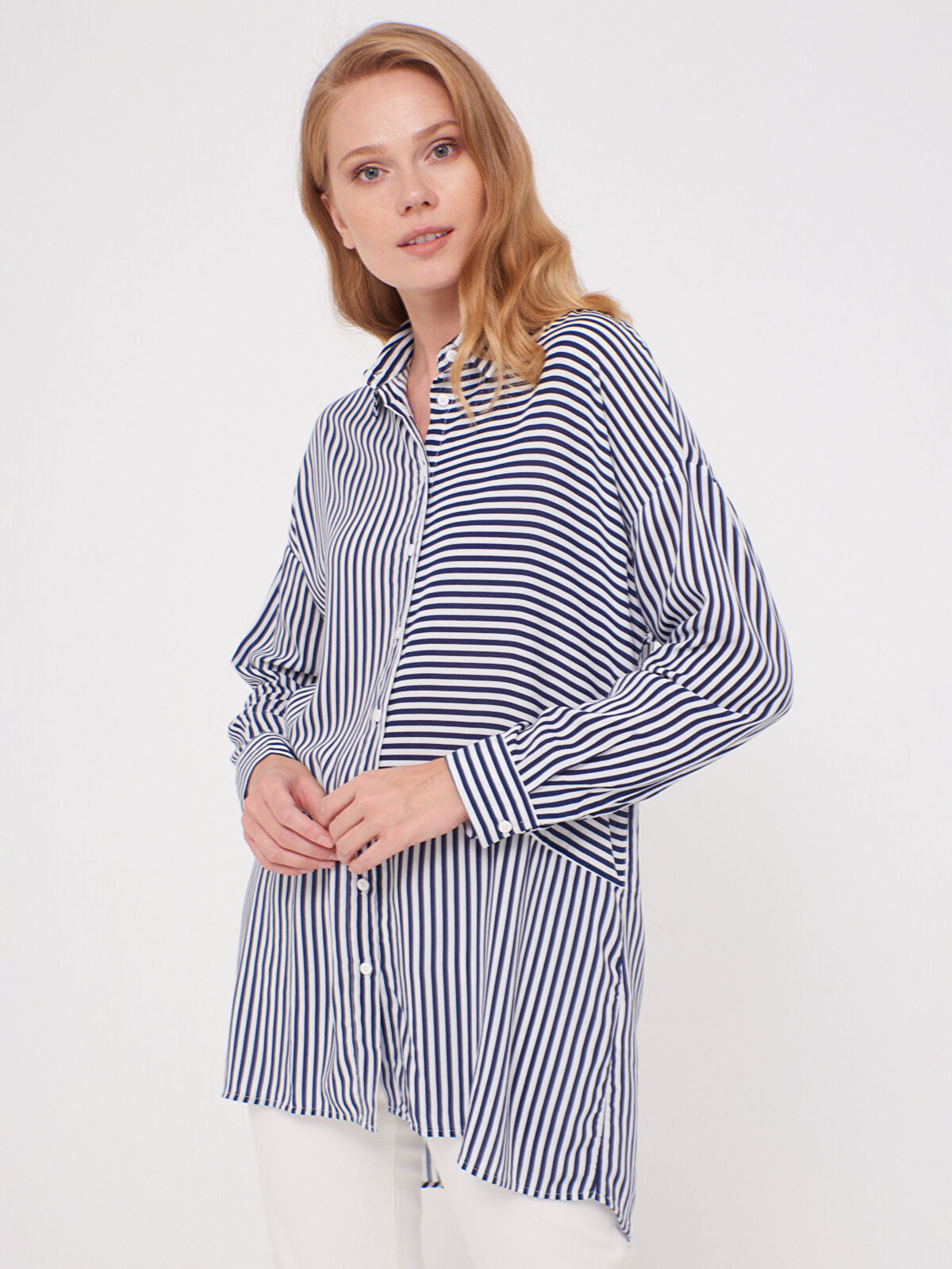 LCW CASUAL Rahat Kalıp Uzun Kollu Poplin Kadın Çizgili Vual Tunik