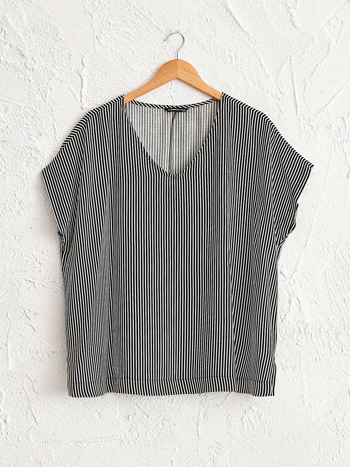 LCW CLASSIC V Yaka Kısa Kollu Kadın Çizgili Salaş Bluz