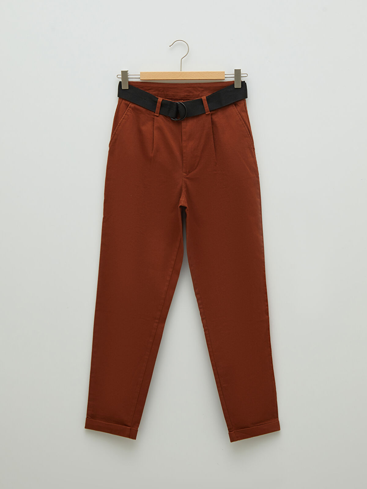 LCW CASUAL Mom Fit Düz Cepli Kemer Detaylı Kadın Pantolon