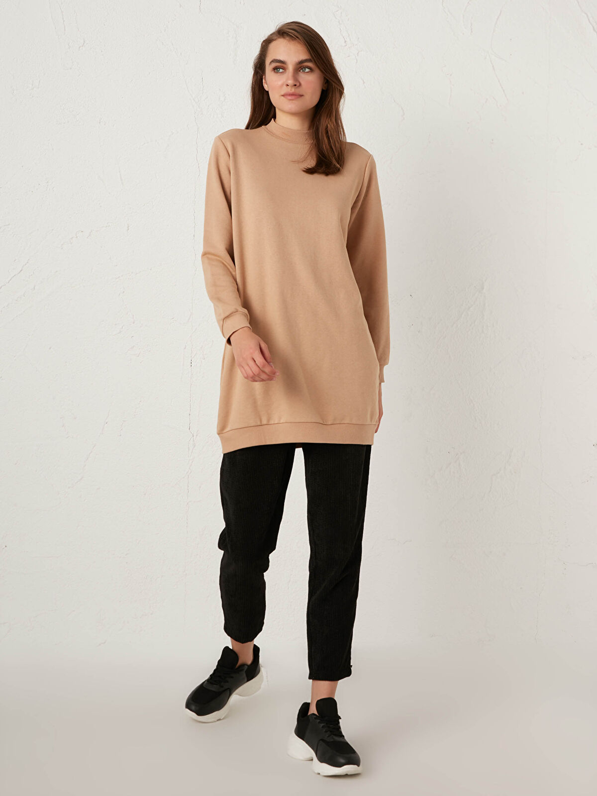 Beli Lastikli Kısa Paça Kadife Pantolon