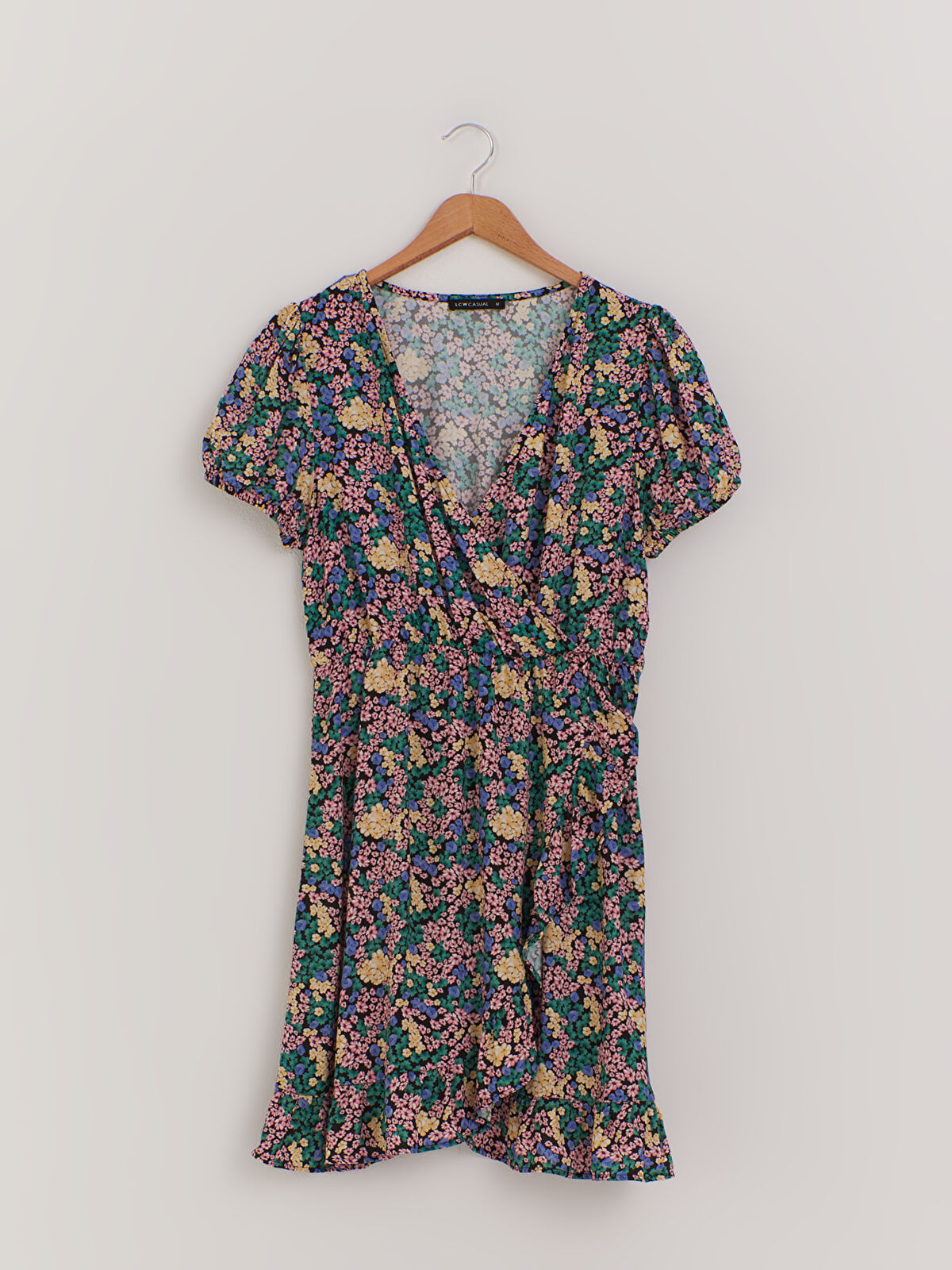 Çiçek Desenli Kruvaze Elbise