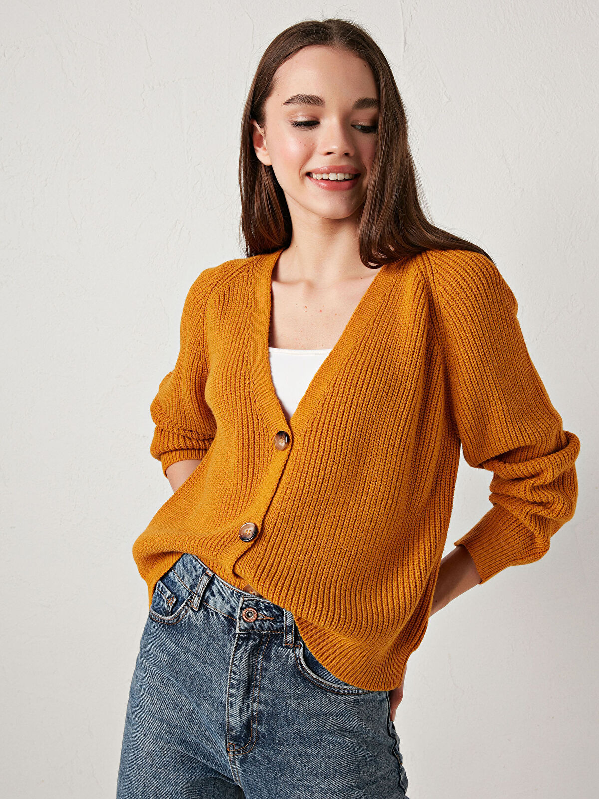 V Yaka Akrilik Triko Hırka