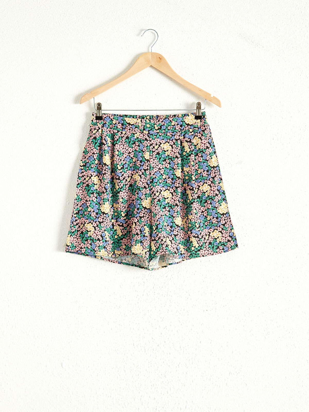 LCW CASUAL Beli Lastikli Standart Fit Desenli Viskon Kadın Şort